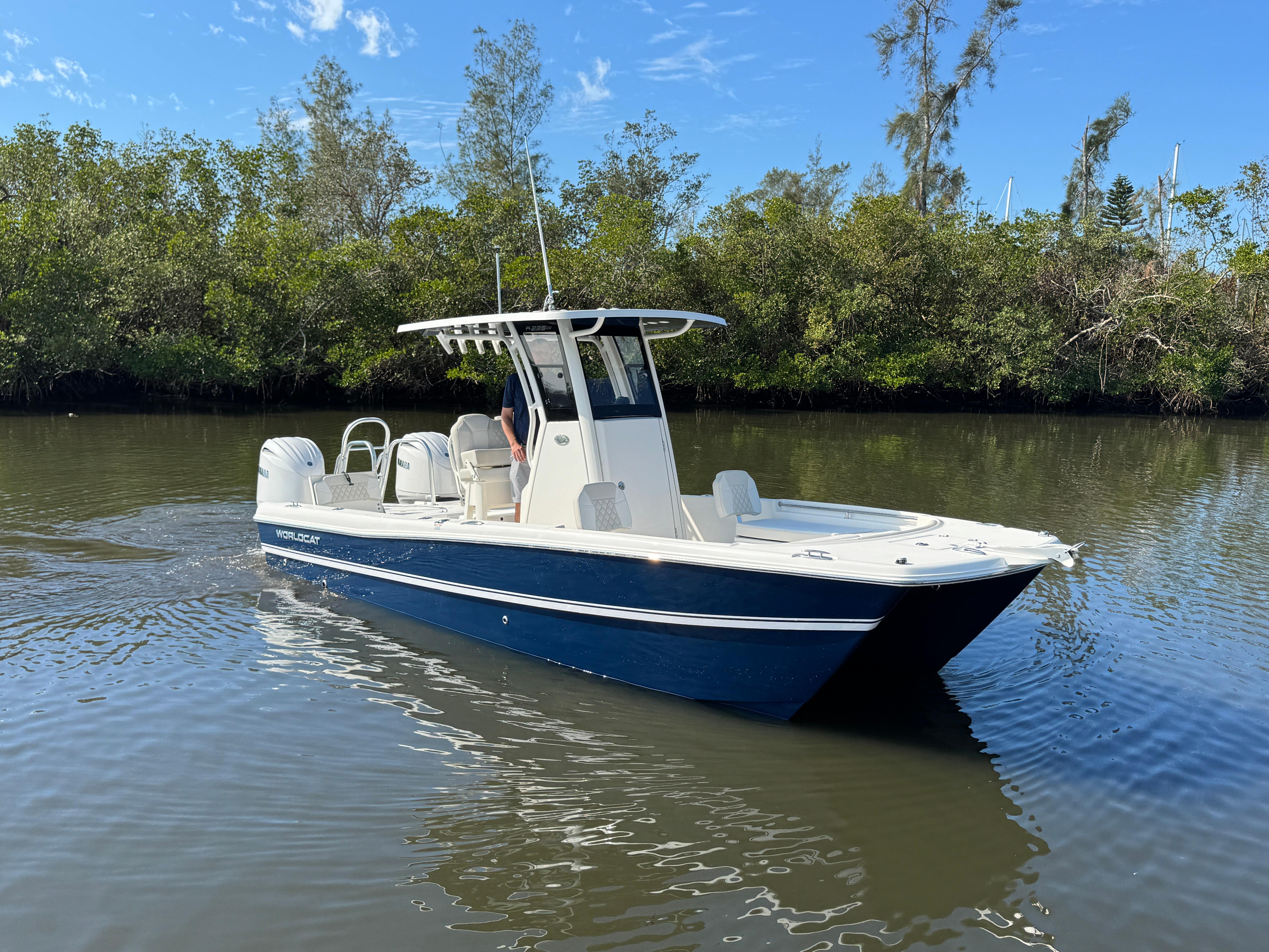 2025 World Cat 235 CC Power Catamaran for sale - YachtWorld