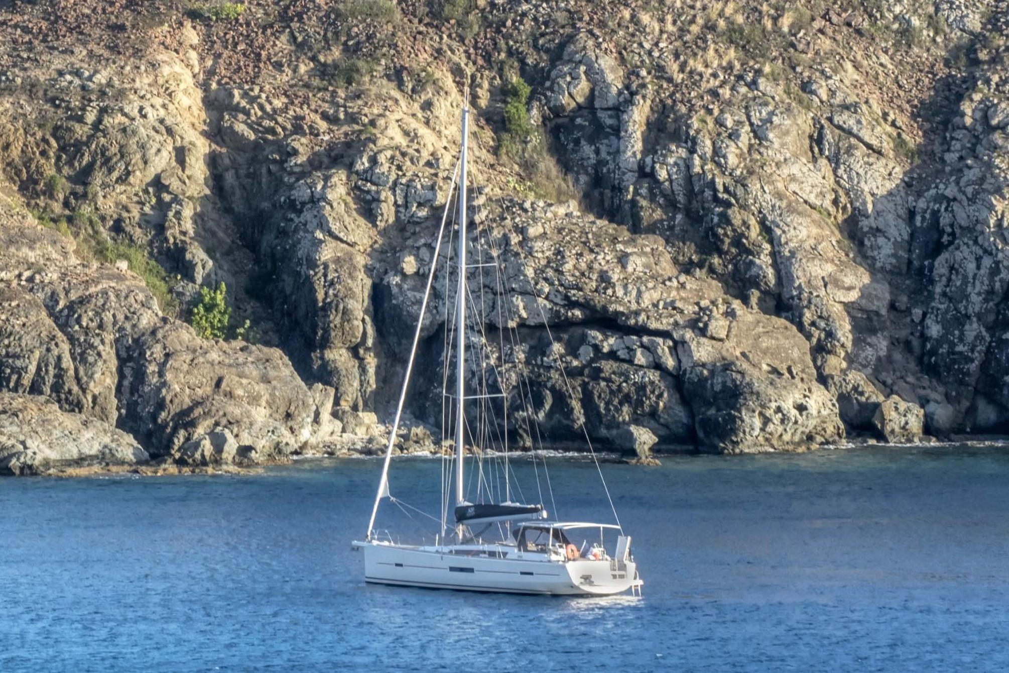 2018 Dufour 520 Cruiser for sale - YachtWorld