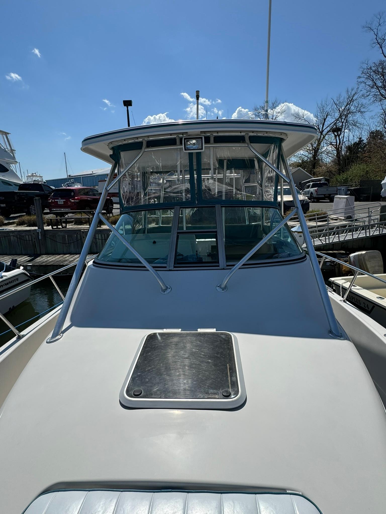 1995 Pro-Line 2950 Walkaround Cuddy Cabin Cuddy Cabin for sale - YachtWorld