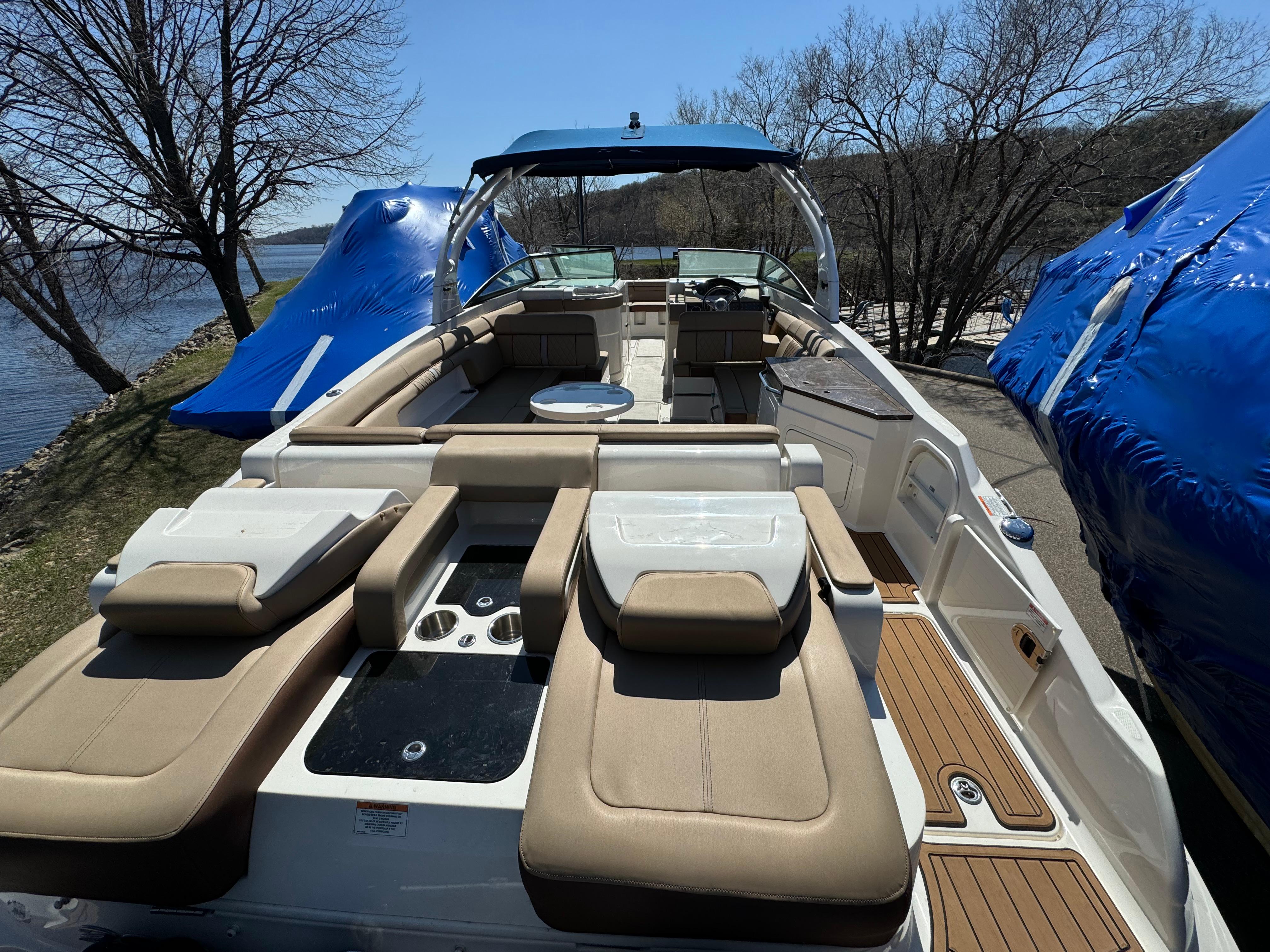 2016 Sea Ray 290 Sundeck Deck for sale - YachtWorld