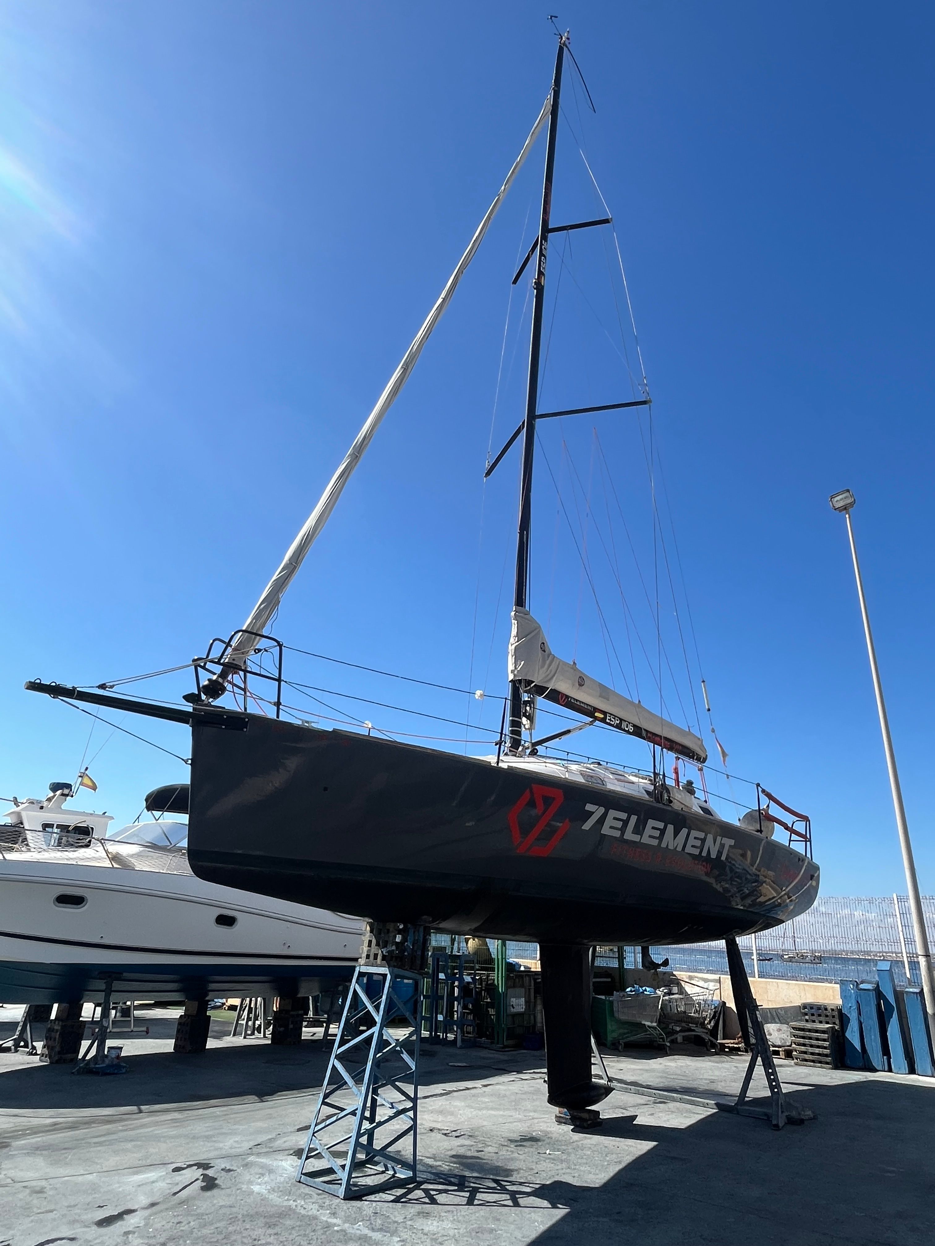 Used Custom Astraea 330 sprinter in Alicante - iNautia