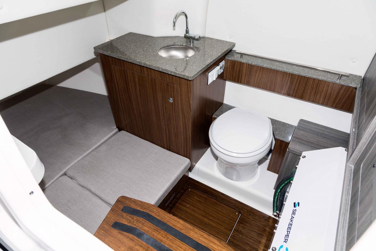 New 2025 Wellcraft 352 Fisherman - 83 - Var | TopBoats