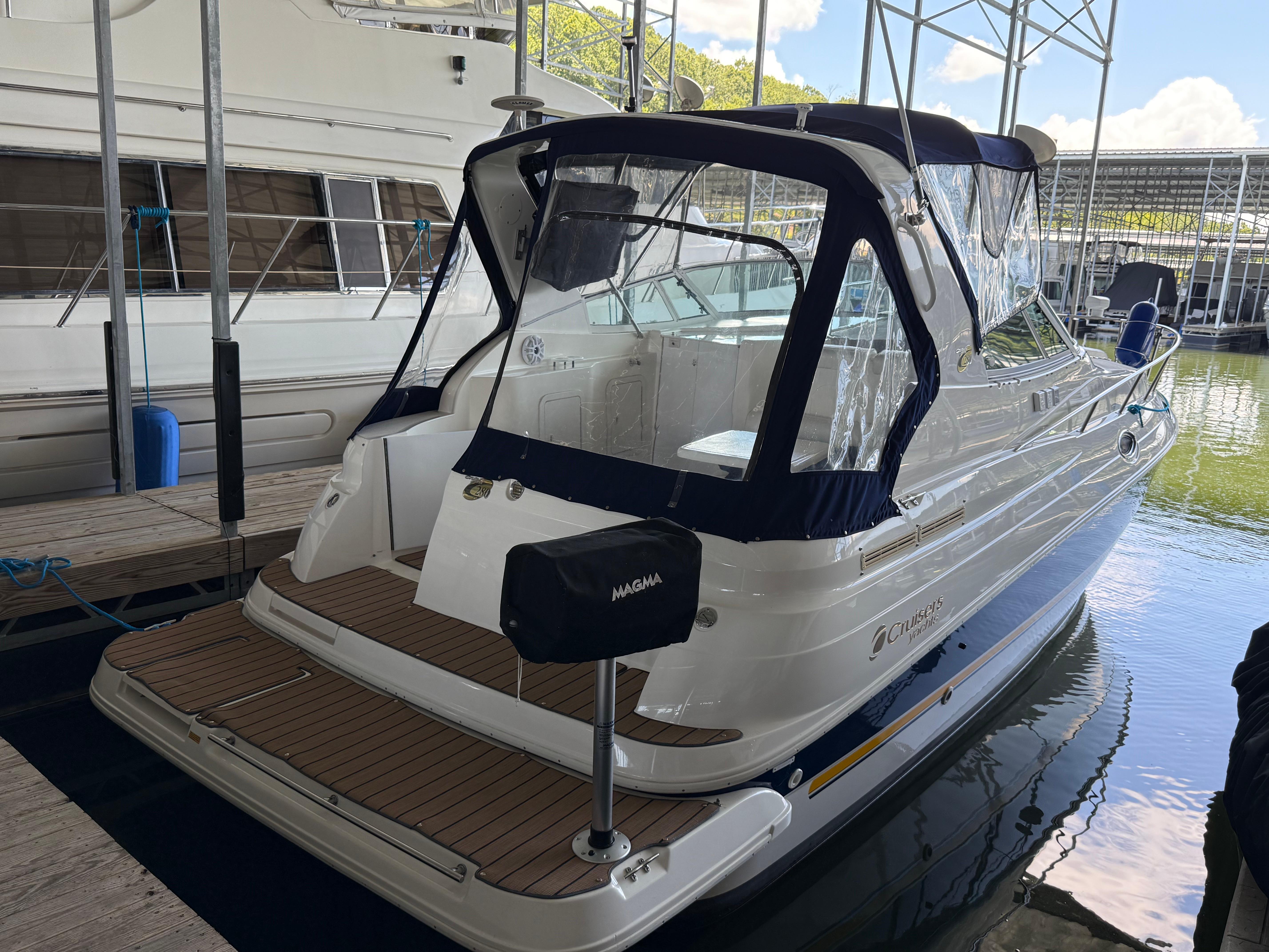 2004 Cruisers Yachts 280 Express Cruiser for sale - YachtWorld