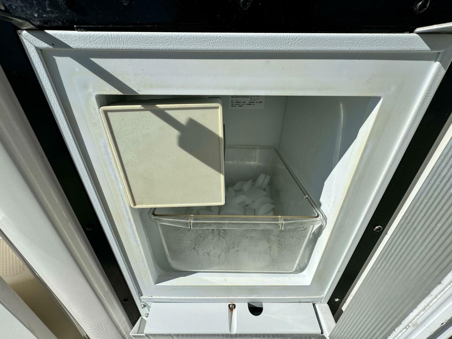 2004 Maxum 3700 SY Express Cruiser for sale - YachtWorld