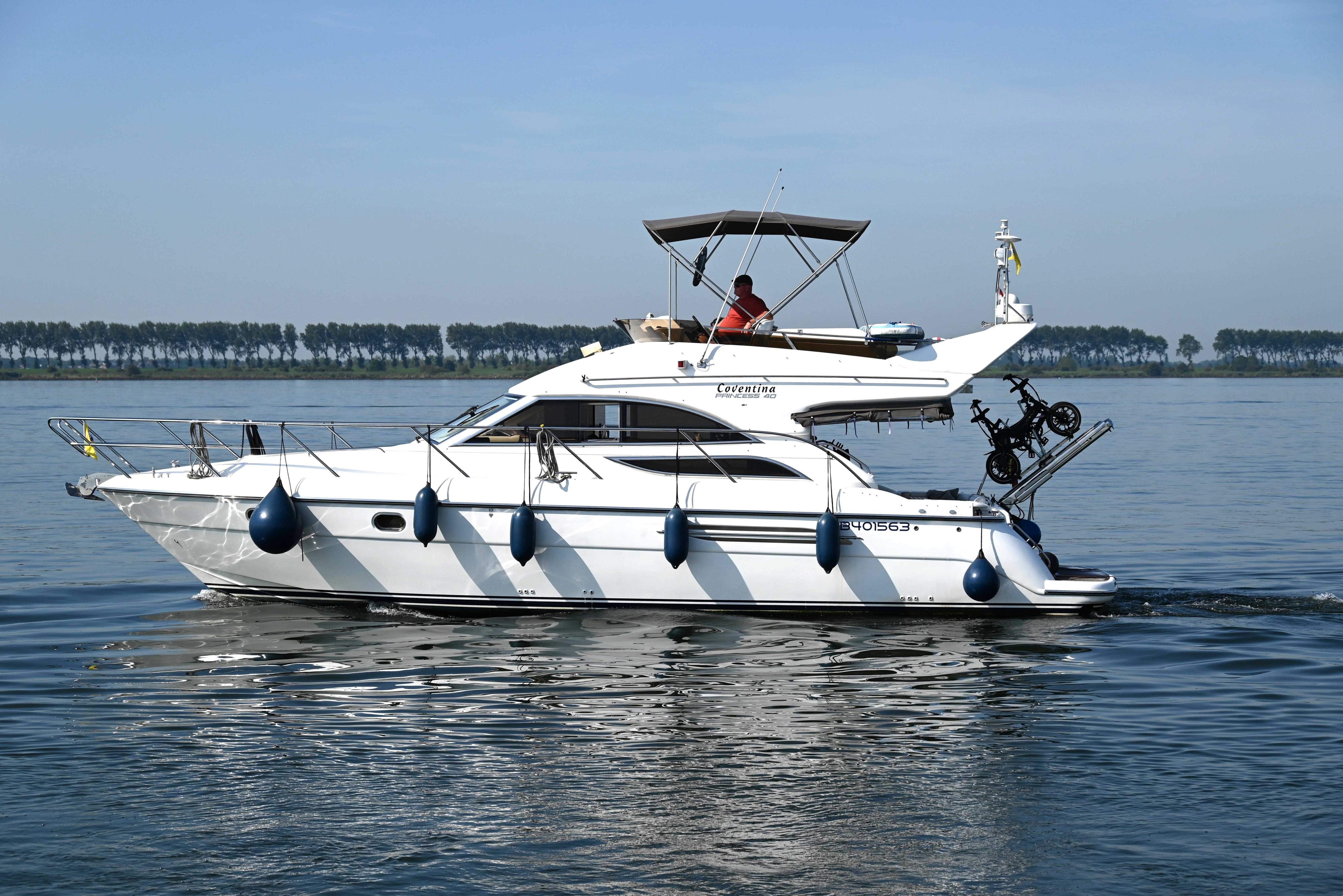 2003 Princess 40 Flybridge for sale - YachtWorld