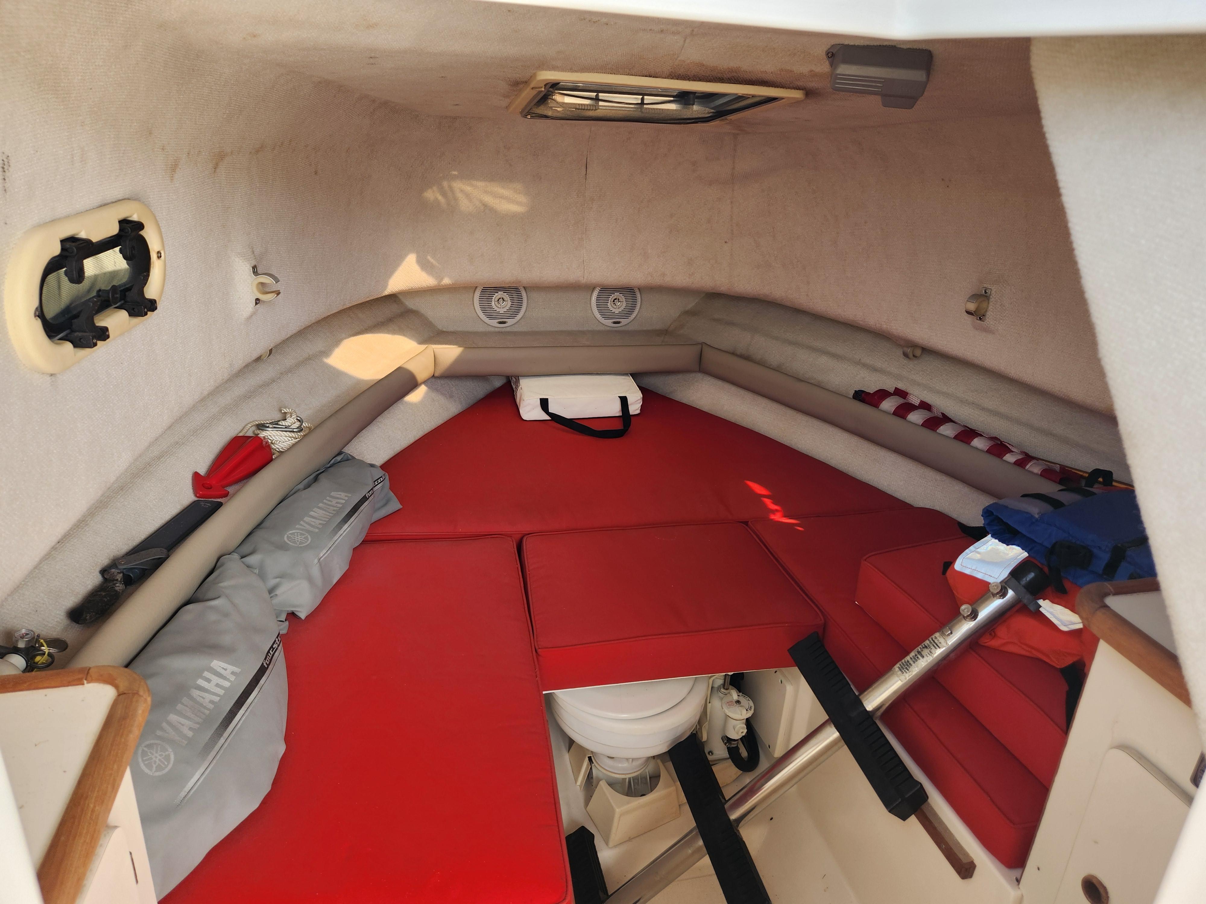 2000 Pursuit 2470 Walkaround Cuddy Cabin for sale - YachtWorld