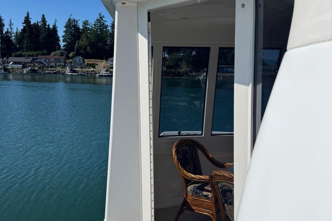 2004 Carver 564 Cockpit Motor Yacht Motor Yachts for sale - YachtWorld