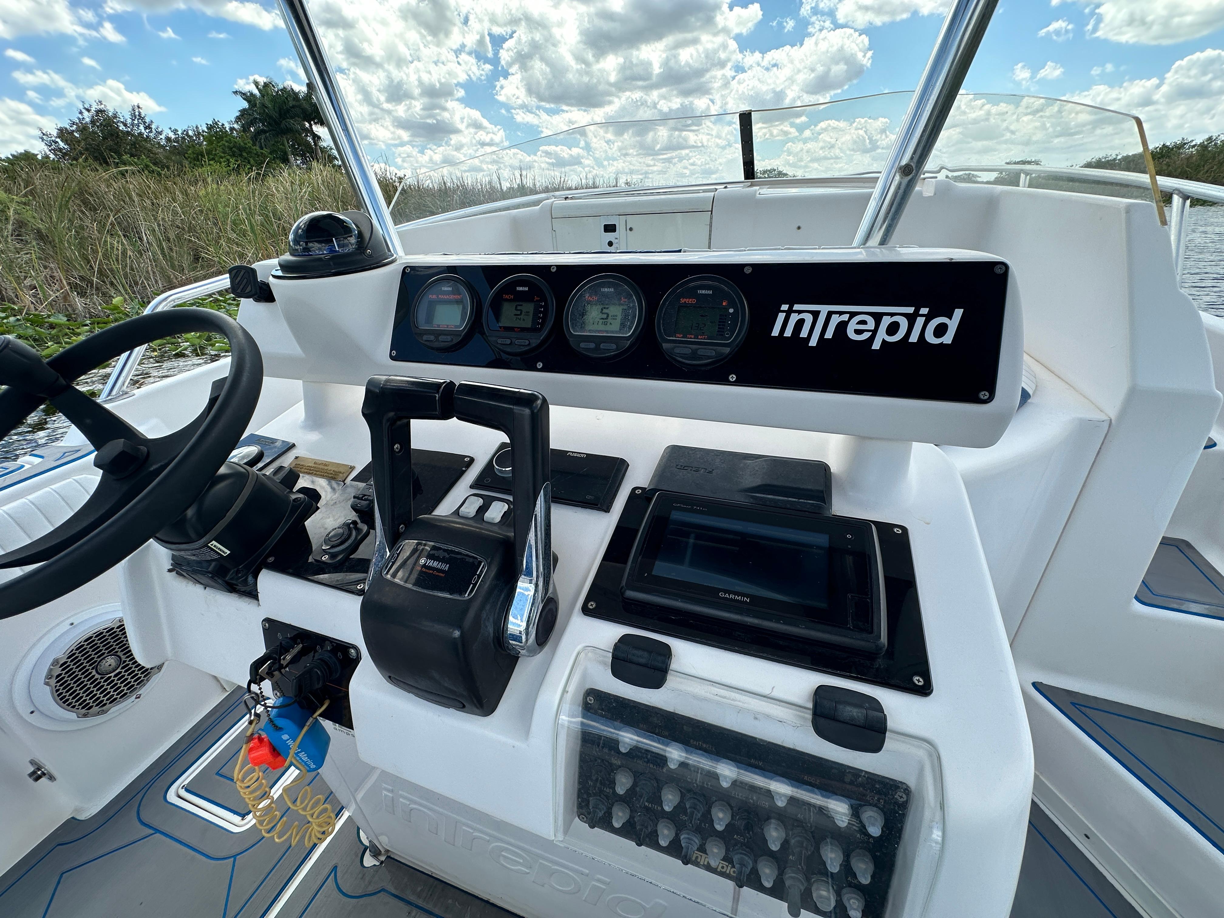 1999 Intrepid 322 Cuddy Cuddy Cabin for sale - YachtWorld