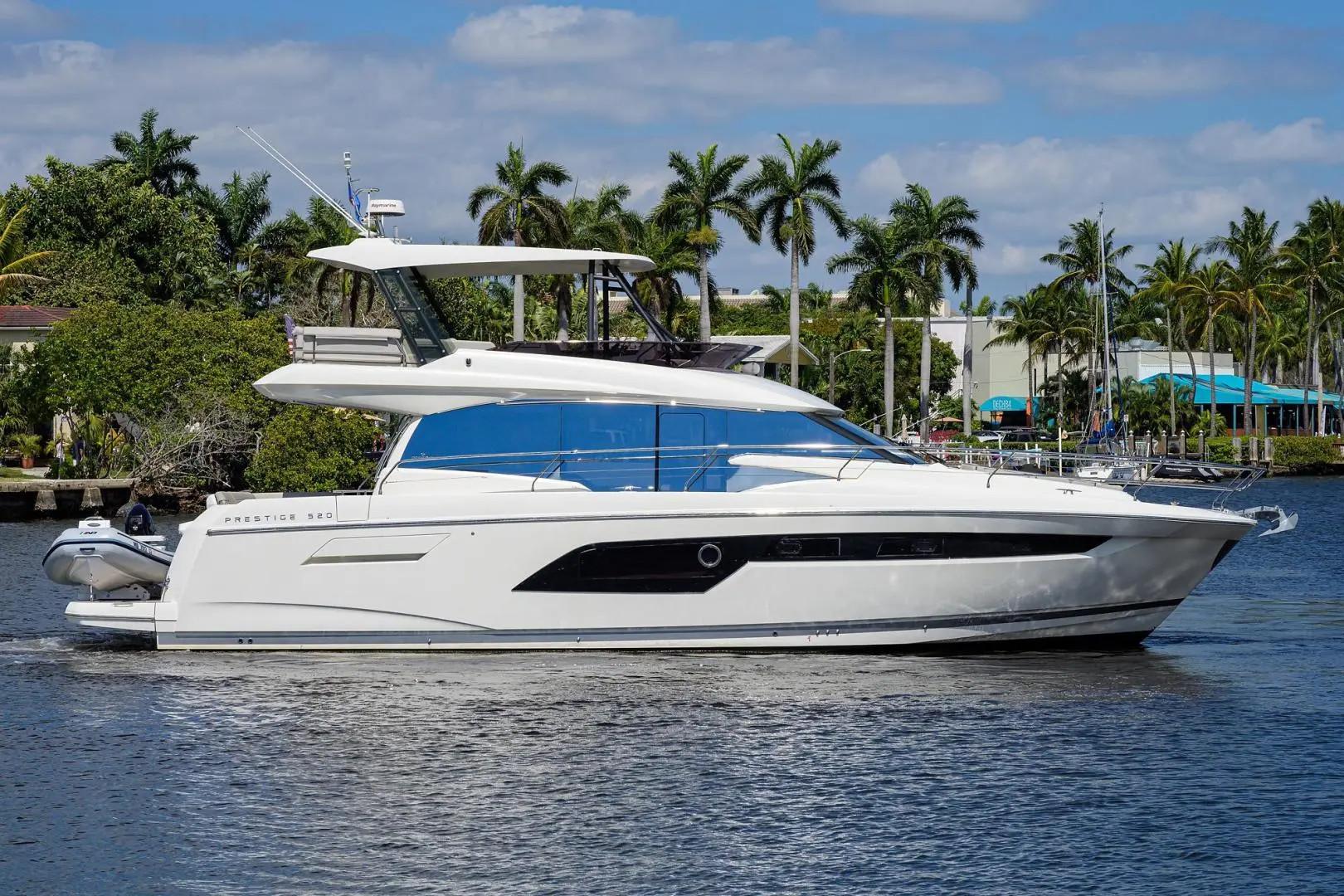 2019 Prestige 520 Flybridge Flybridge for sale - YachtWorld
