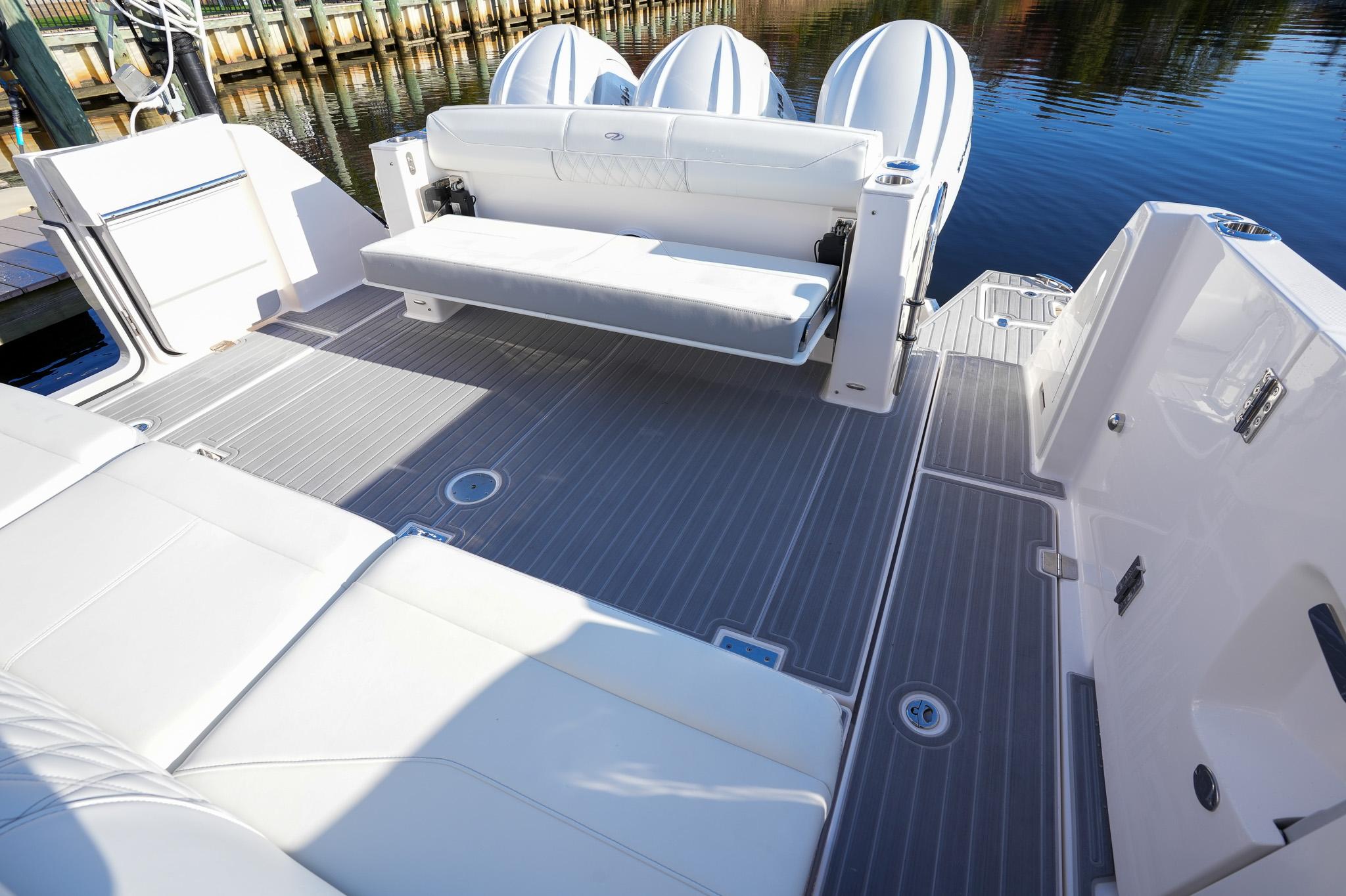 2024 Regal 38 SAV Cruiser for sale - YachtWorld