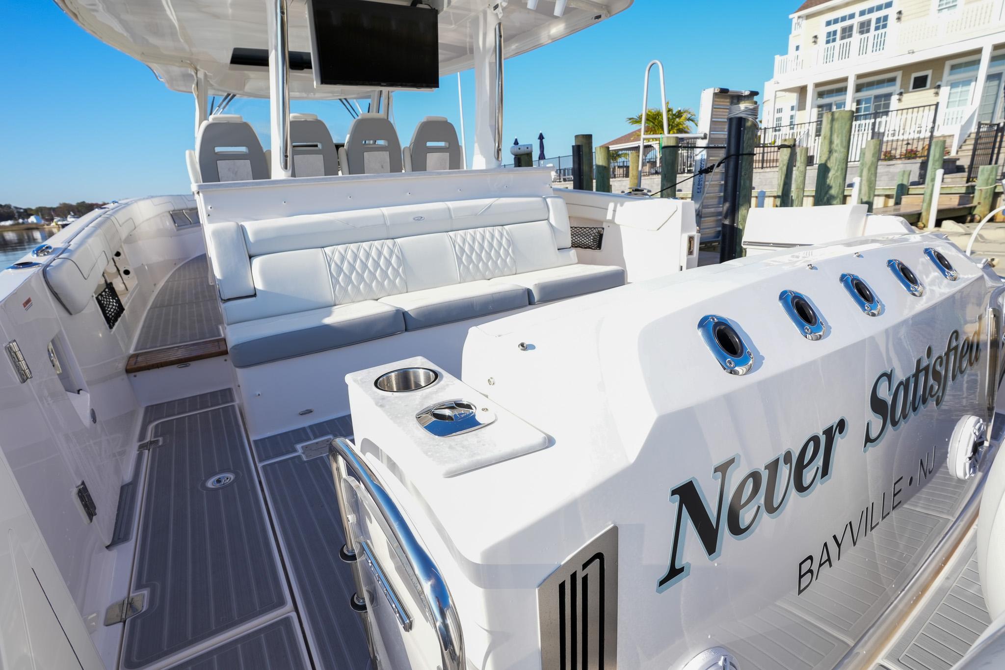 2024 Regal 38 SAV Cruiser for sale - YachtWorld