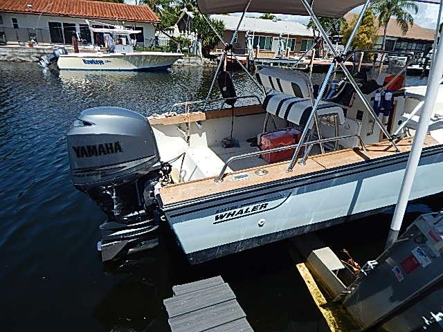 Boston Whaler 21 Outrage Fiberglass Boat For Sale - Waa2