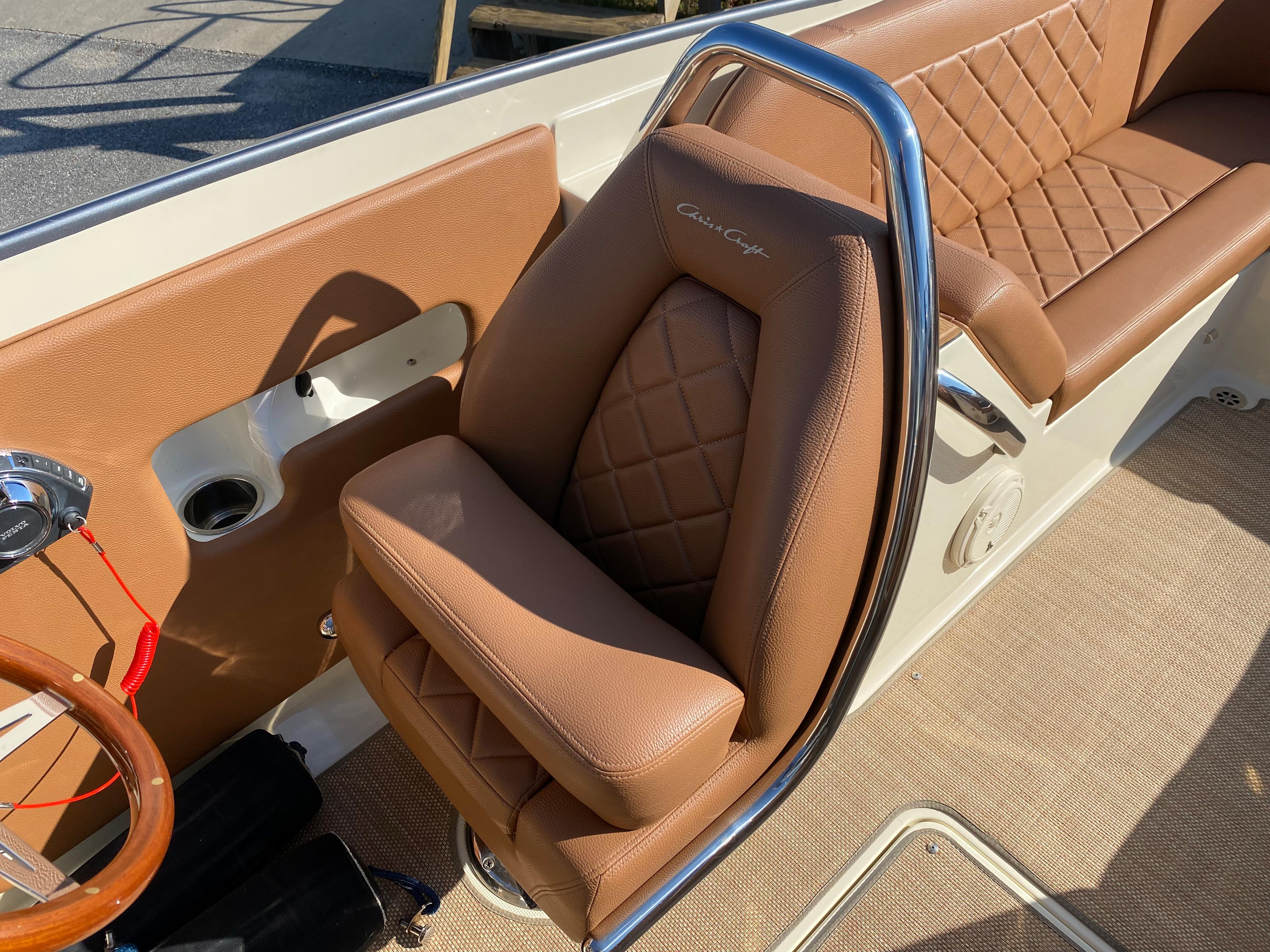 2019 Chris-Craft 27 Corsair Cuddy Cabin for sale - YachtWorld