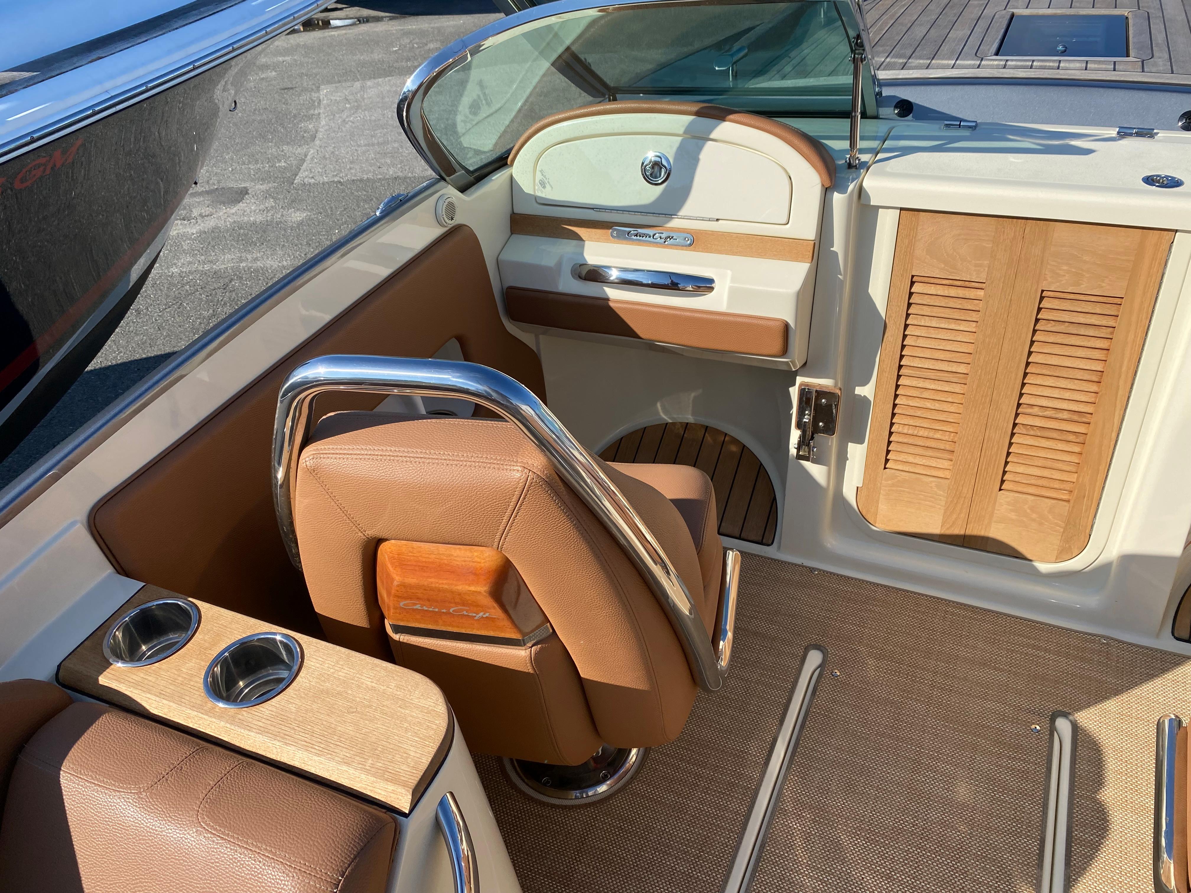 2019 Chris-Craft 27 Corsair Cuddy Cabin for sale - YachtWorld