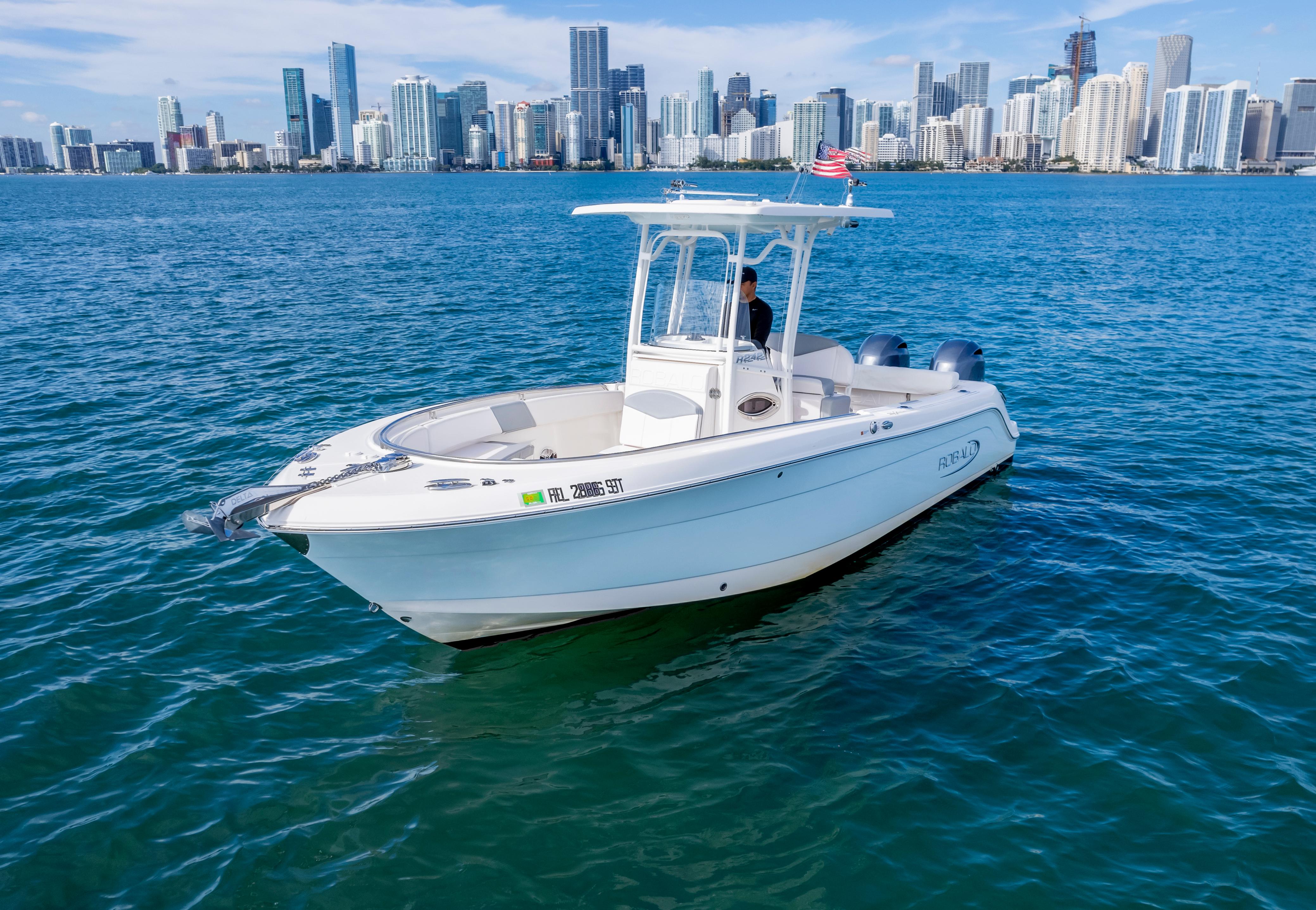 2021 Robalo 242S Centre Console for sale - YachtWorld