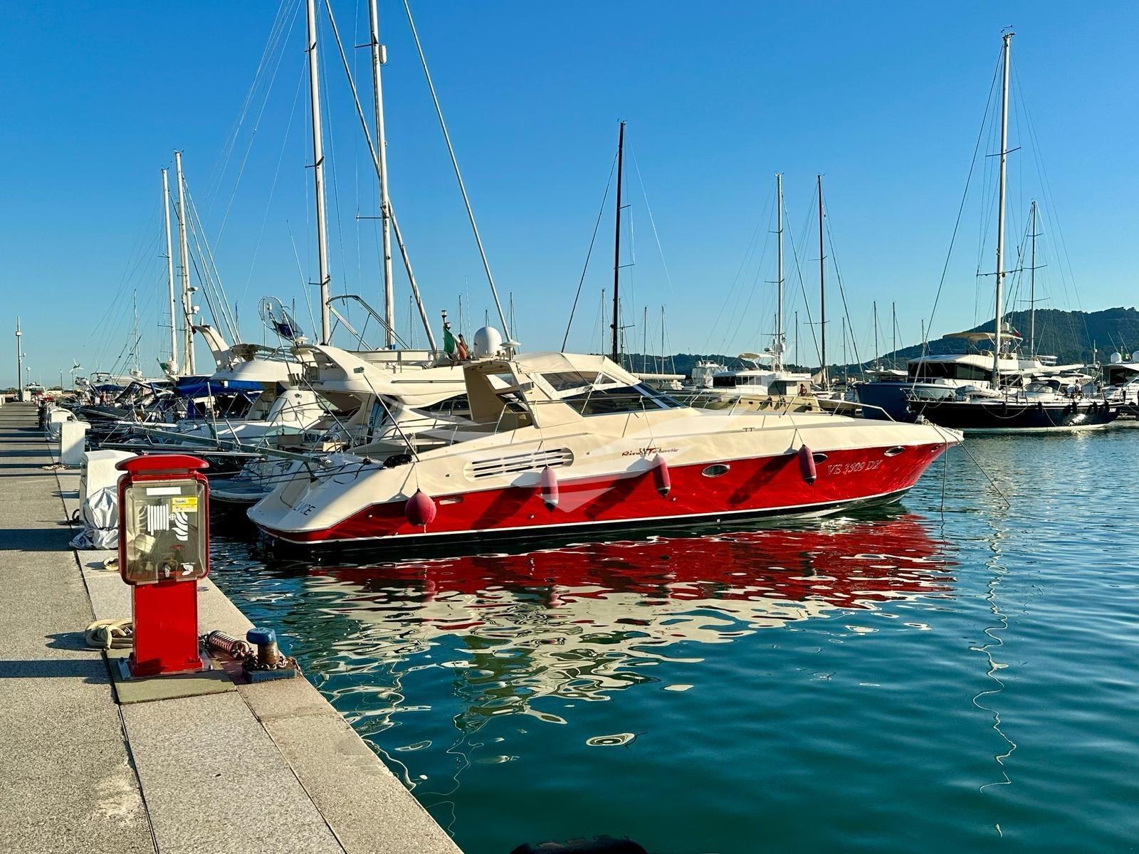 Gebraucht 1989 Riva 51 turborosso | YachtFocus