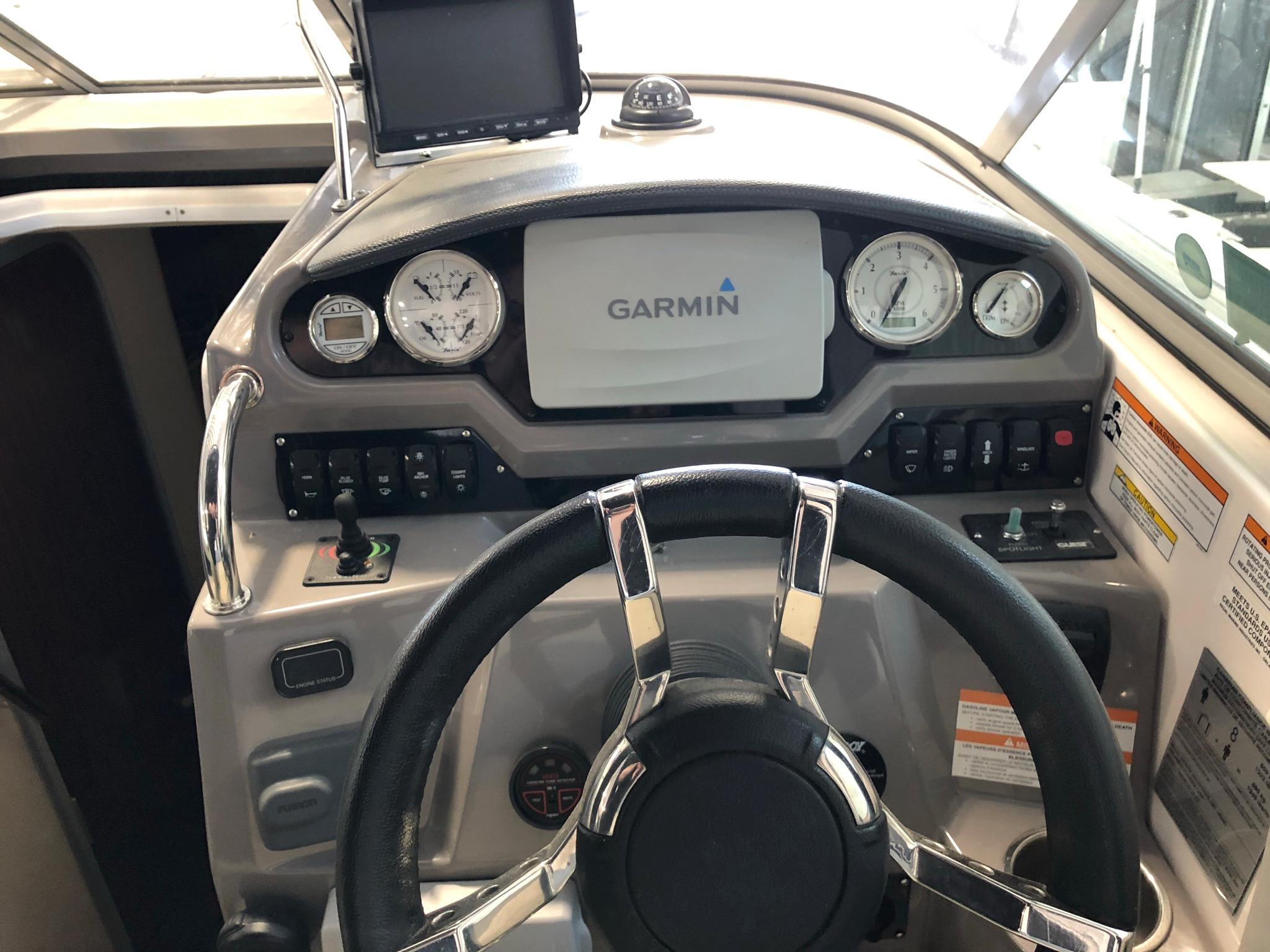 2015 Regal 28 Express Motor Yachts for sale - YachtWorld