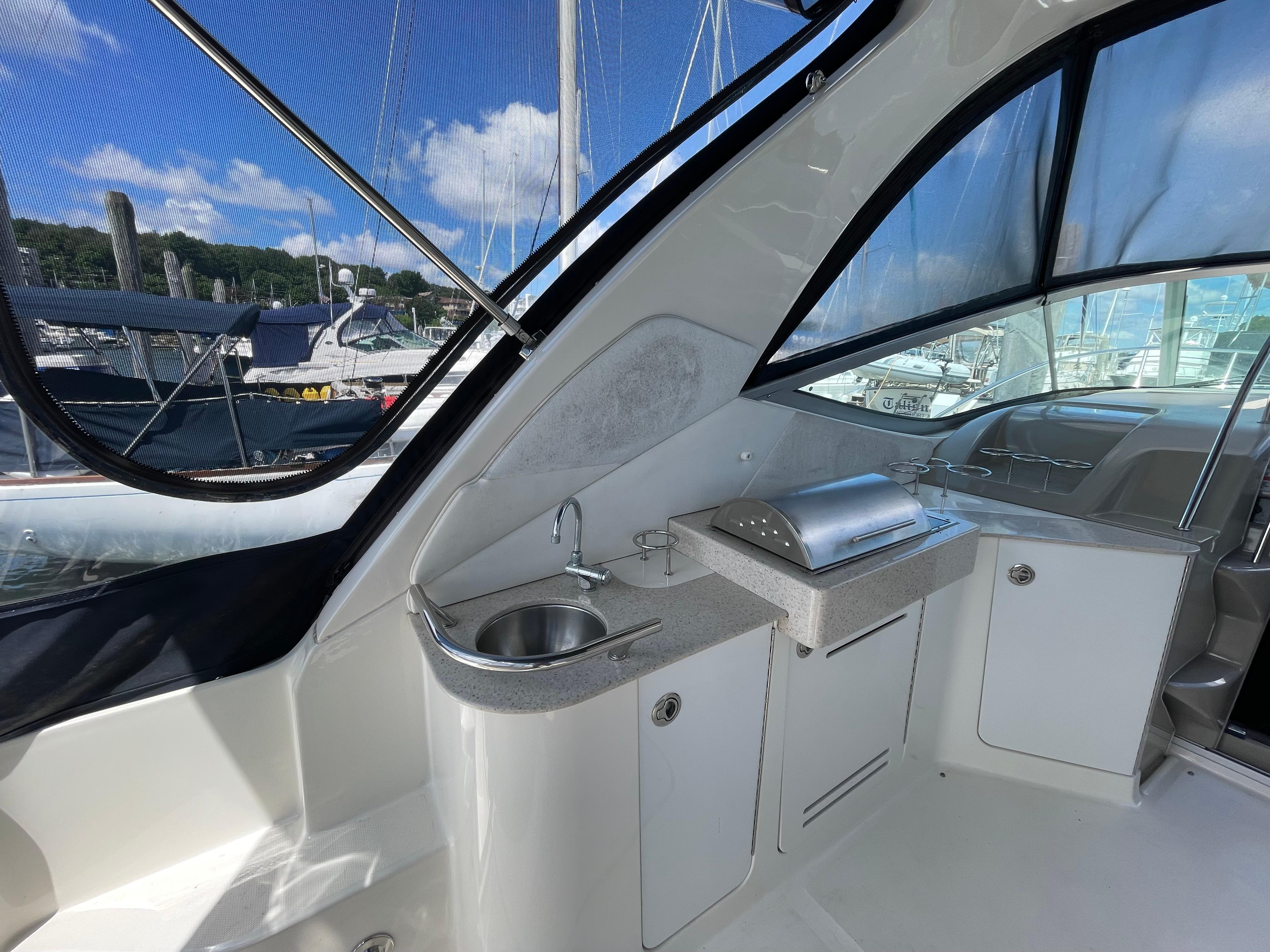 2010 Sea Ray 330 Sundancer Cruiser for sale - YachtWorld