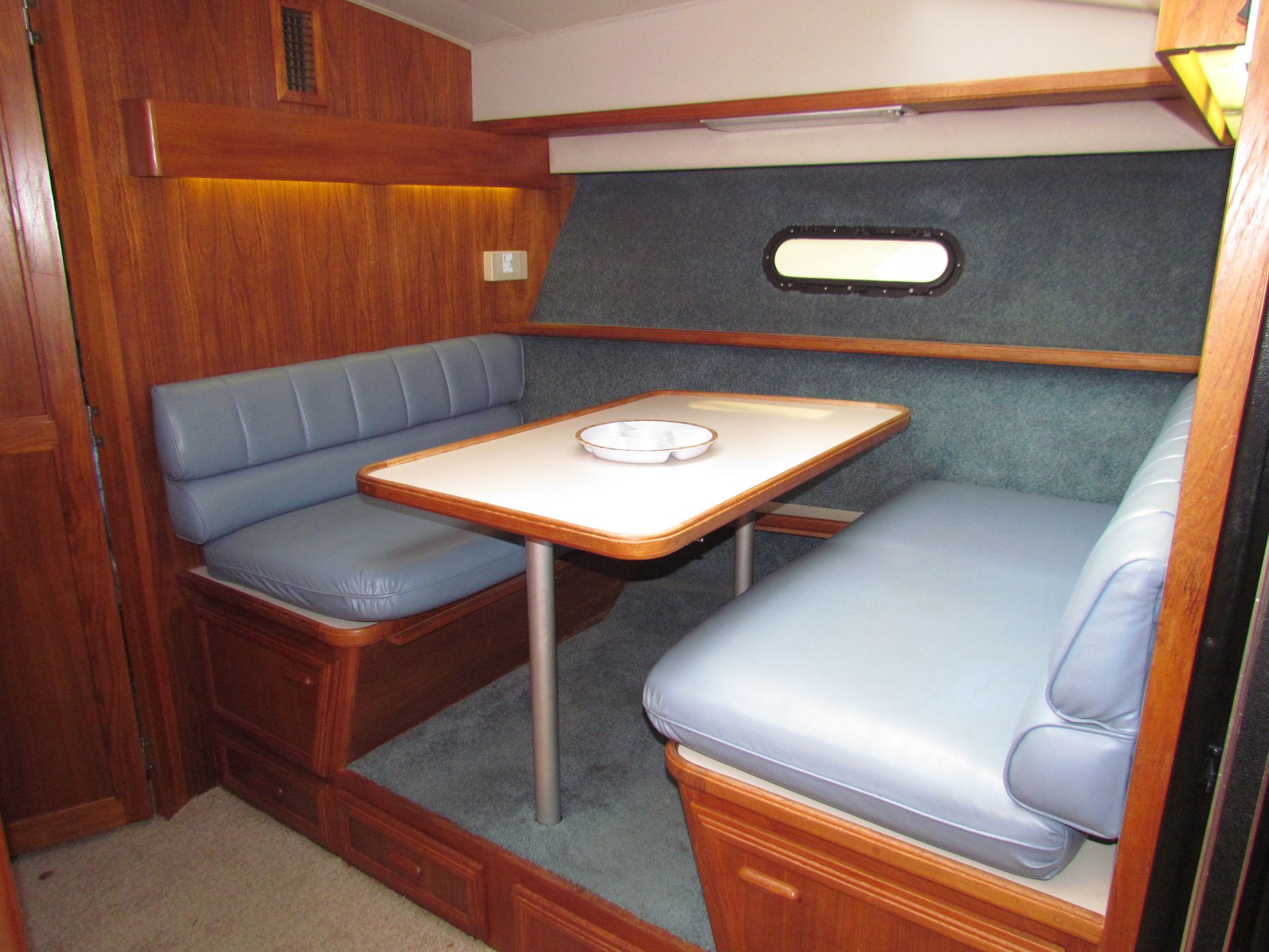 1990 Carver 38 Aft Cabin Motor Yacht - Weber Yachts