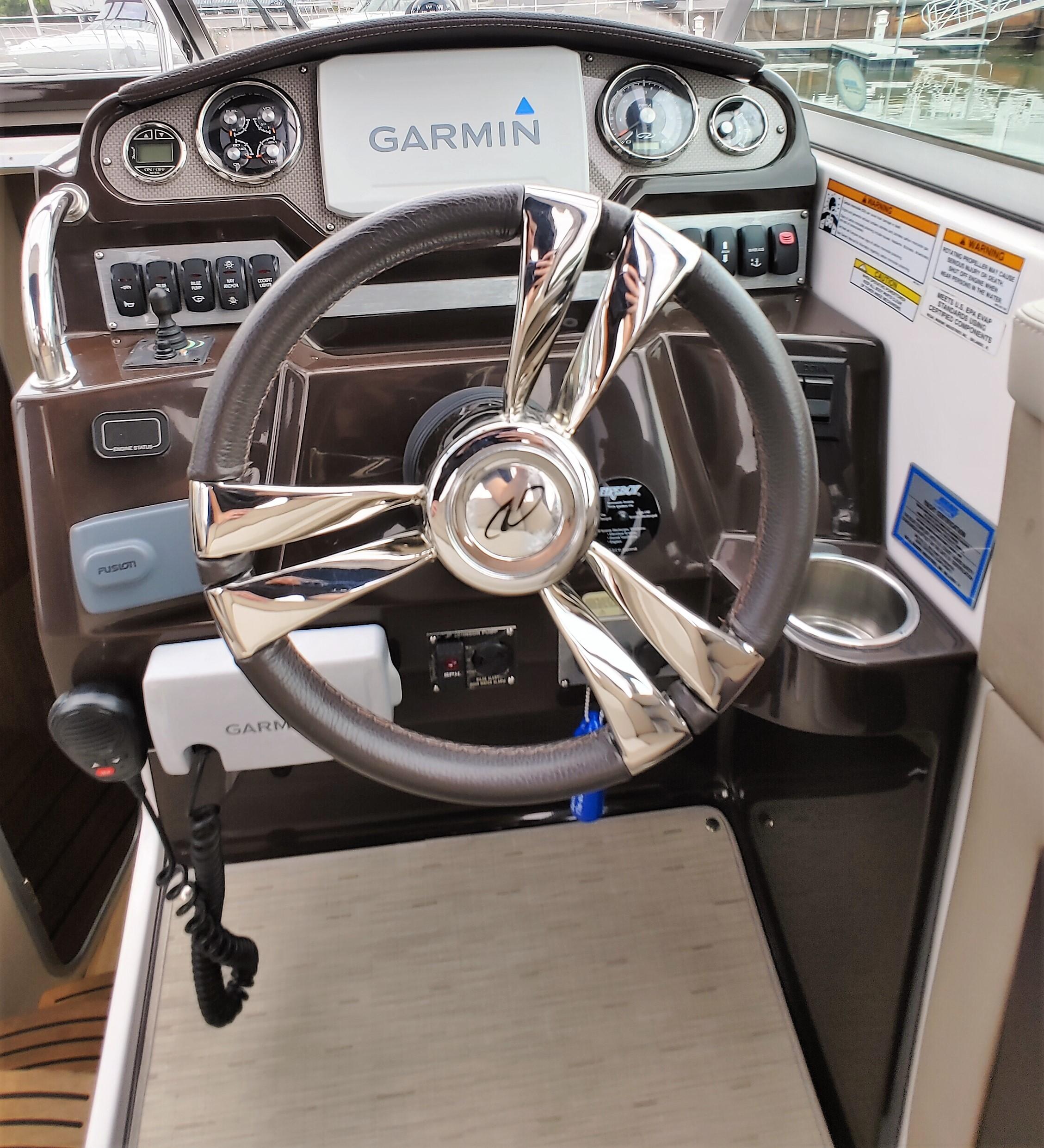 2015 Regal 28 Express Express Cruiser for sale - YachtWorld