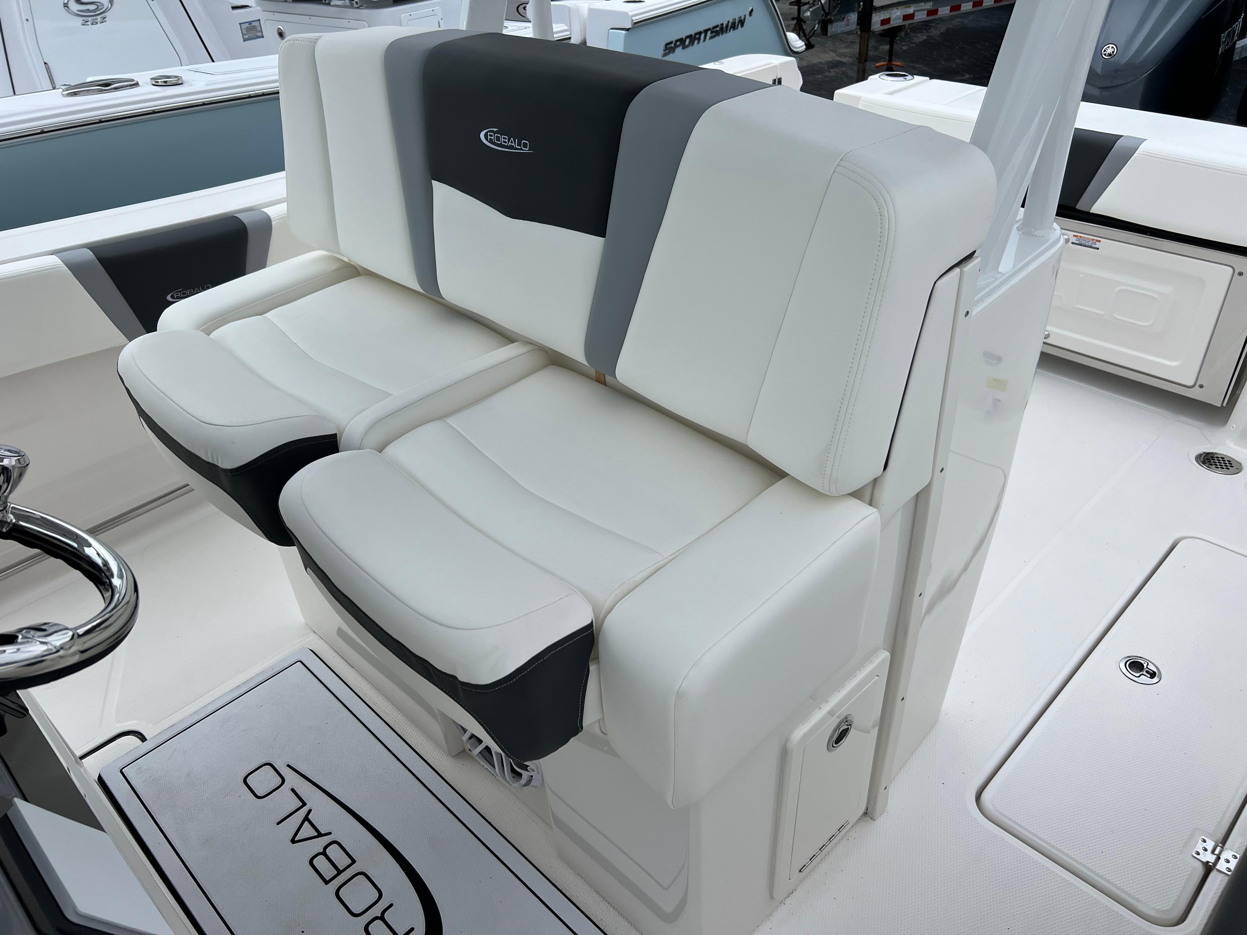 2024 Robalo R270 Center Console for sale - YachtWorld