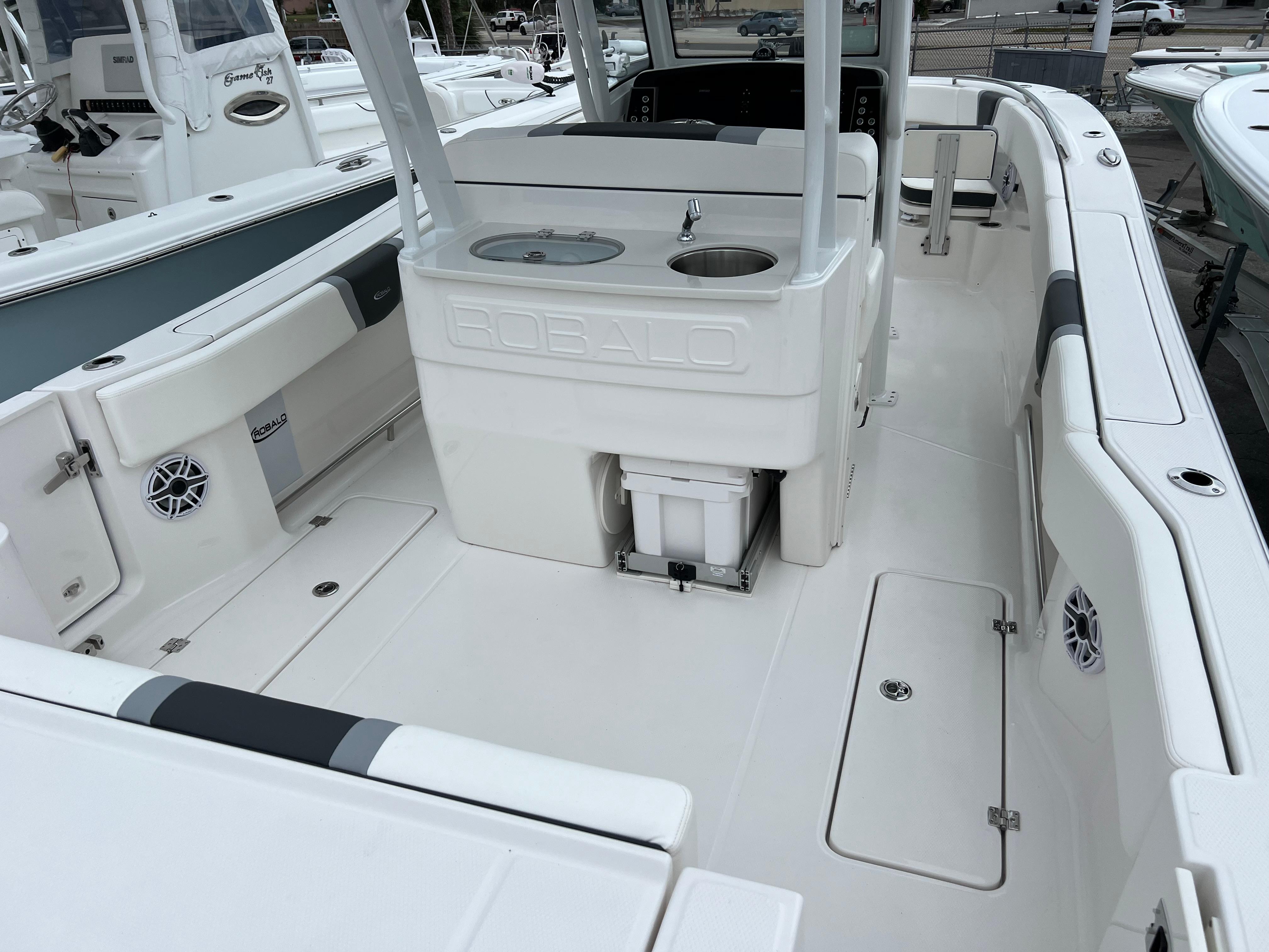 2024 Robalo R270 Center Console for sale - YachtWorld