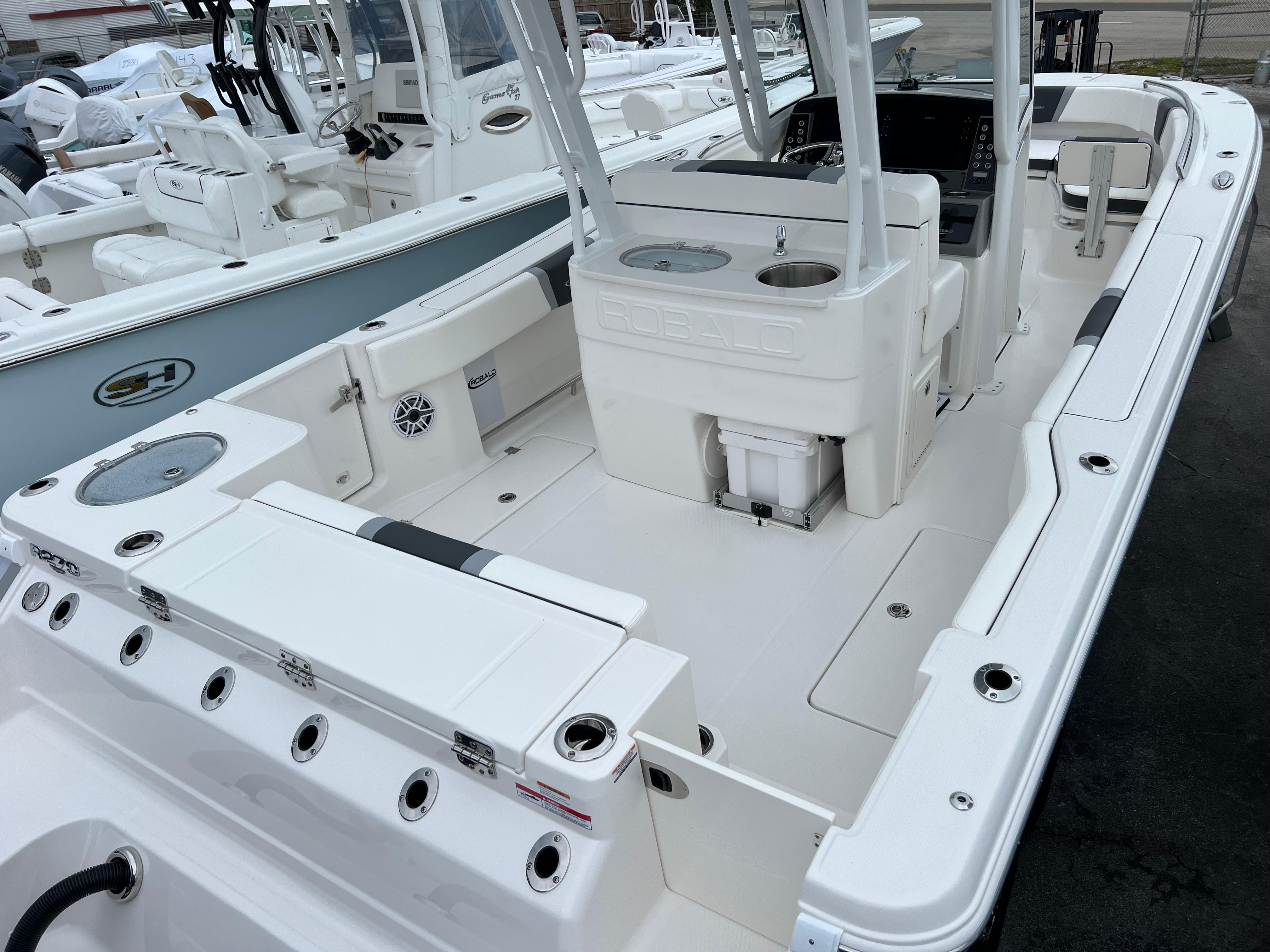 2024 Robalo R270 Center Console for sale - YachtWorld