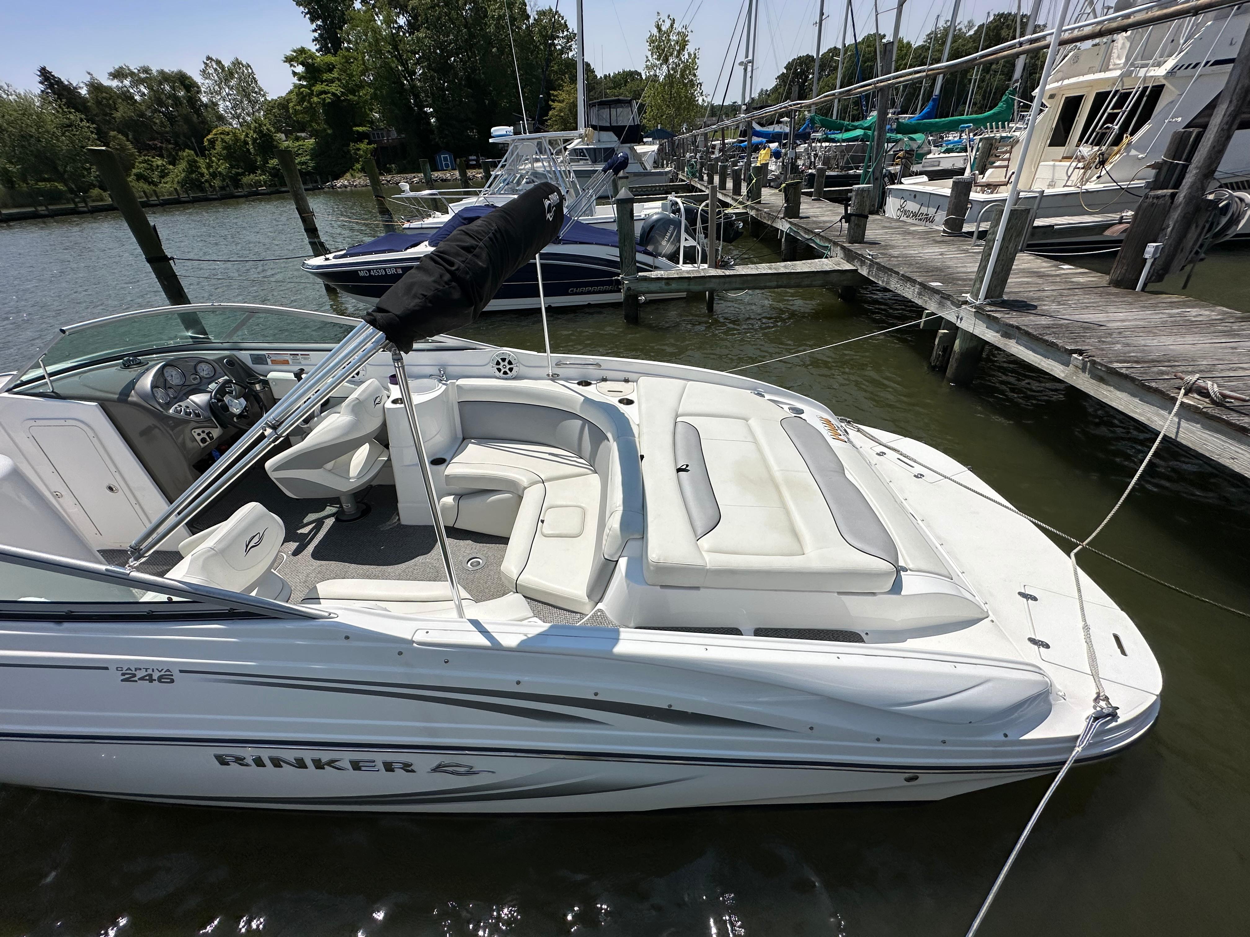 2015 Rinker Captiva 246 BR Bowrider for sale - YachtWorld