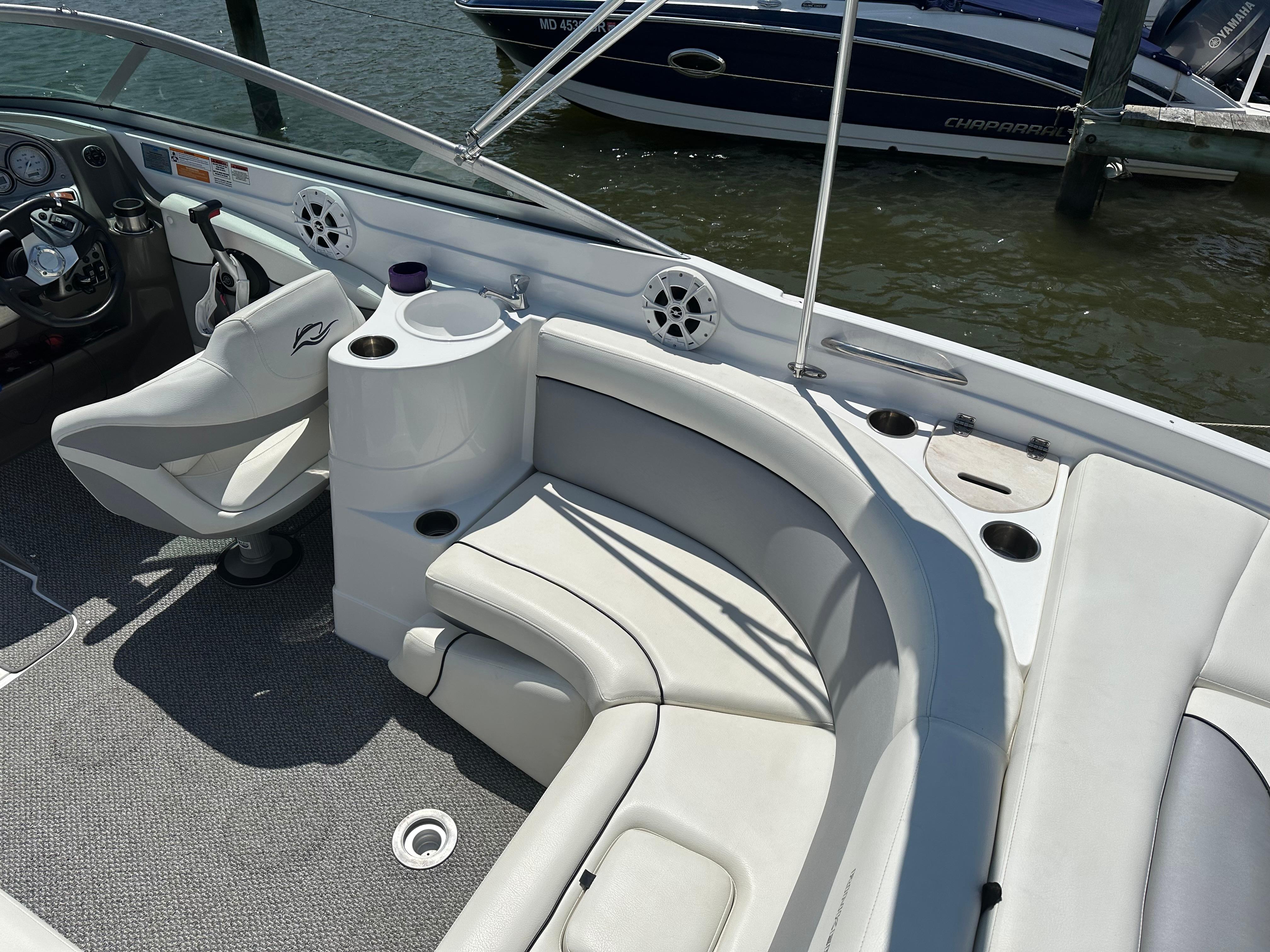 2015 Rinker Captiva 246 BR Bowrider for sale - YachtWorld