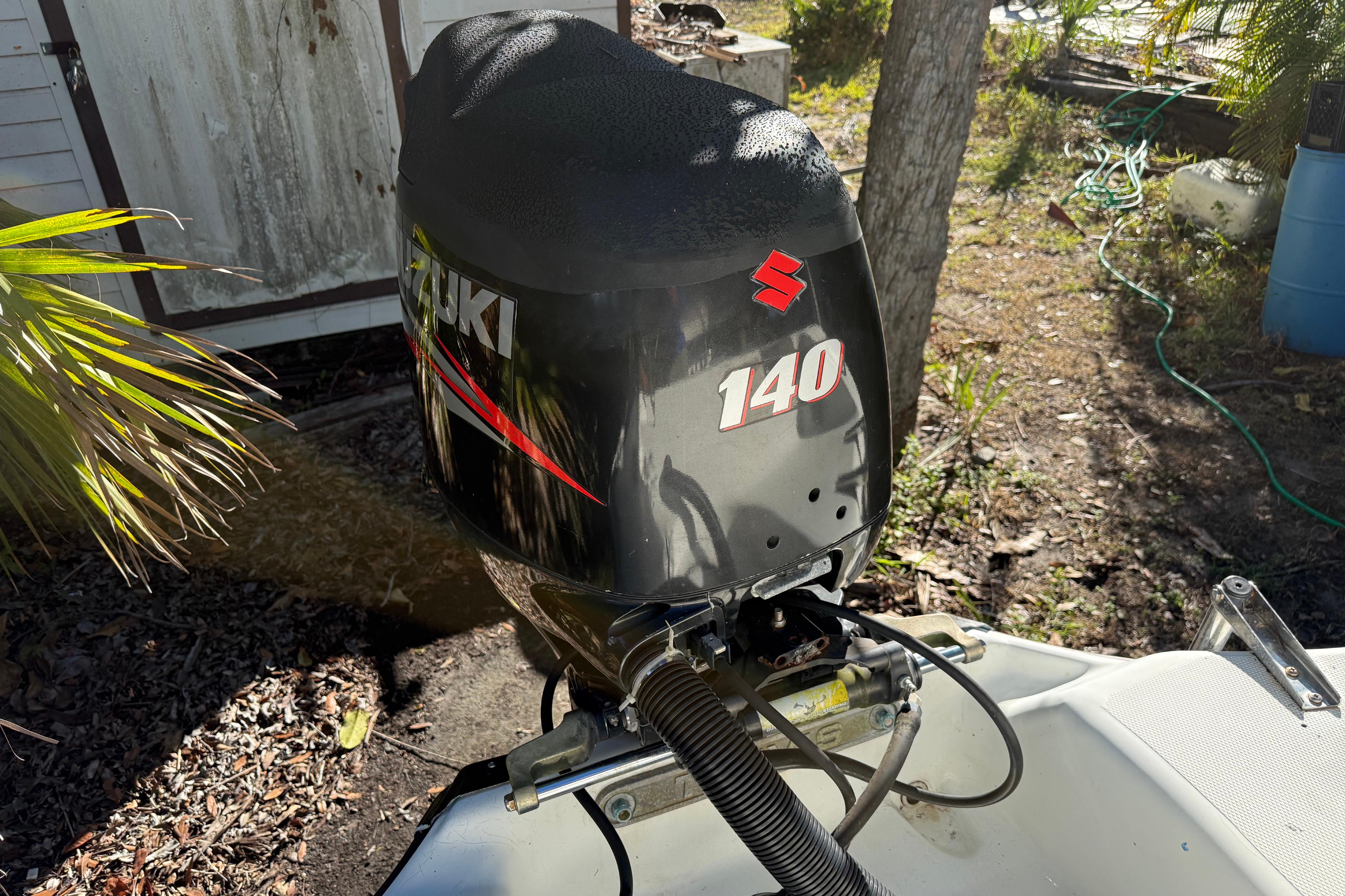 2002 Fishmaster 212 Travis Editon Barcos de consola central en venta ...