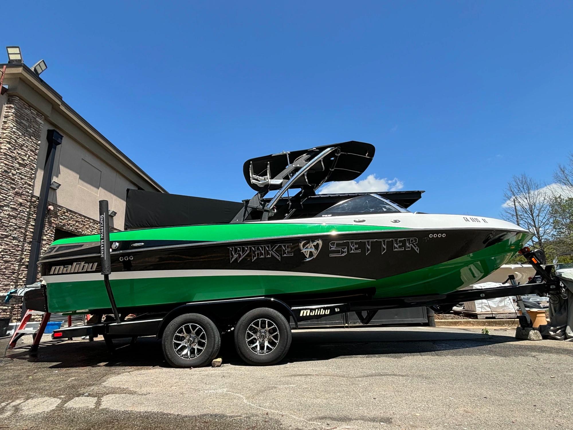 2013 Malibu Wakesetter 247 LSV Ski and Wakeboard for sale - YachtWorld