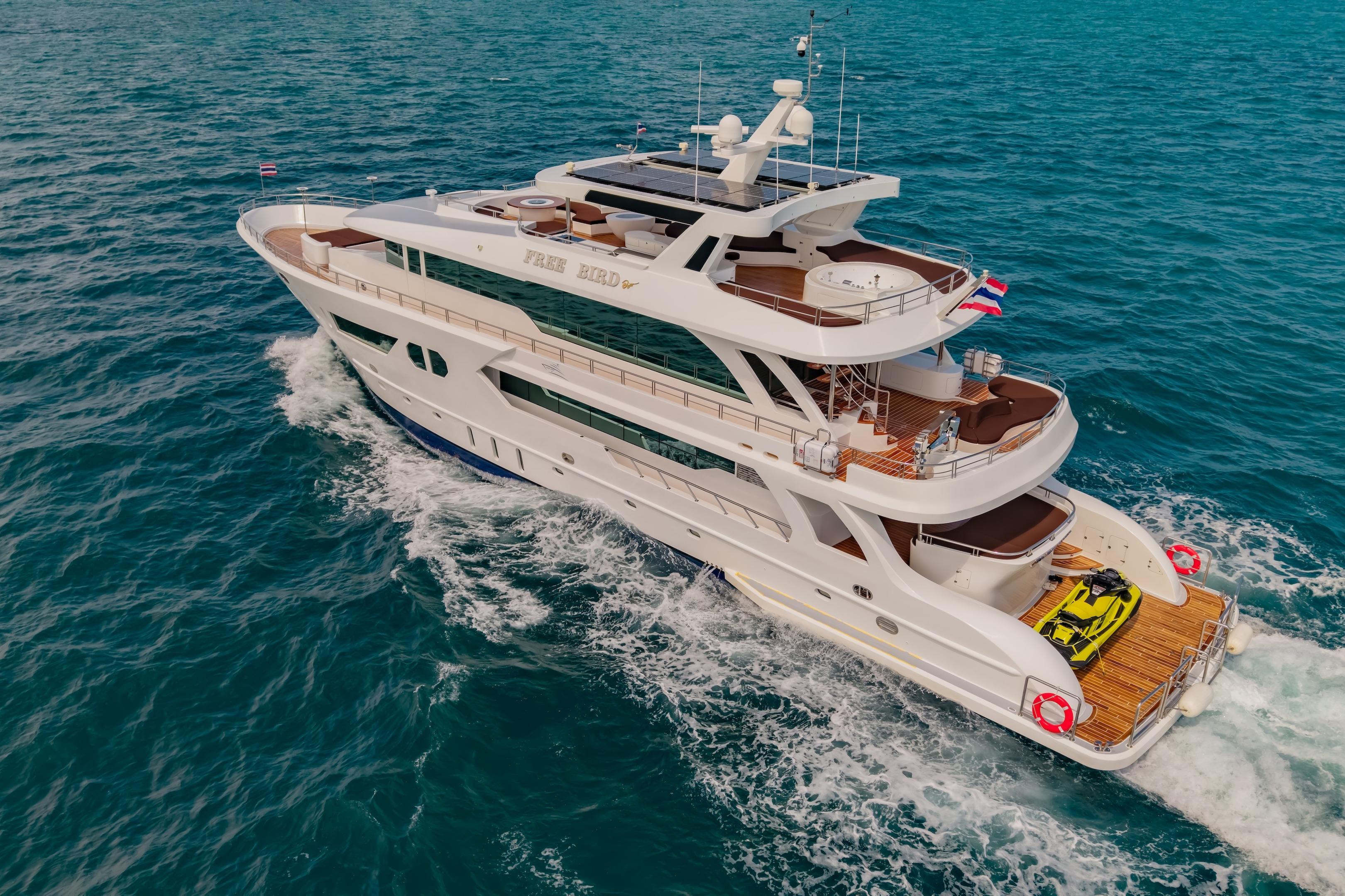 Free Bird Motoryachten Custom Kaufen - YachtWorld