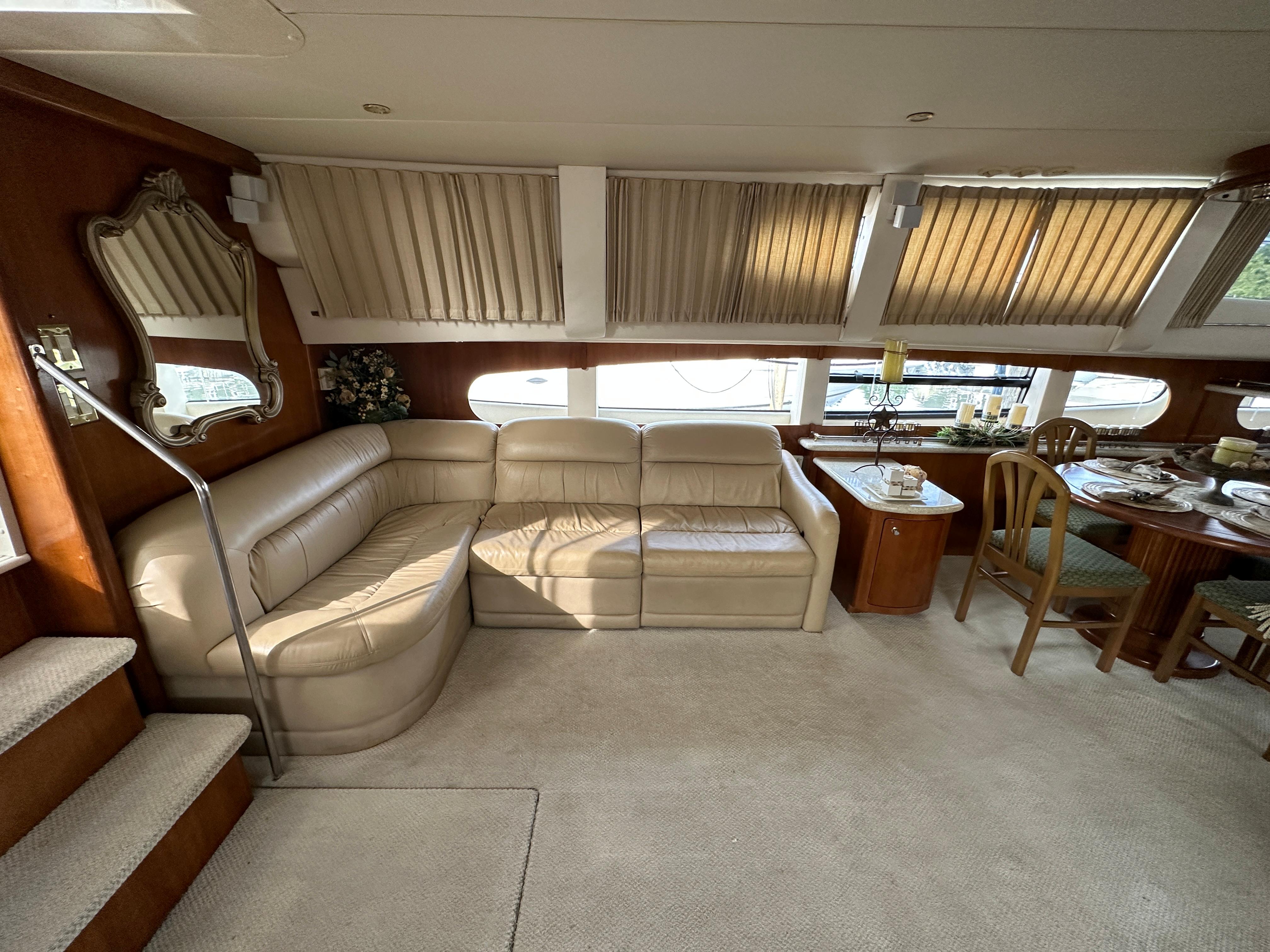 2000 Carver 506 Motor Yacht Aft Cabin for sale - YachtWorld