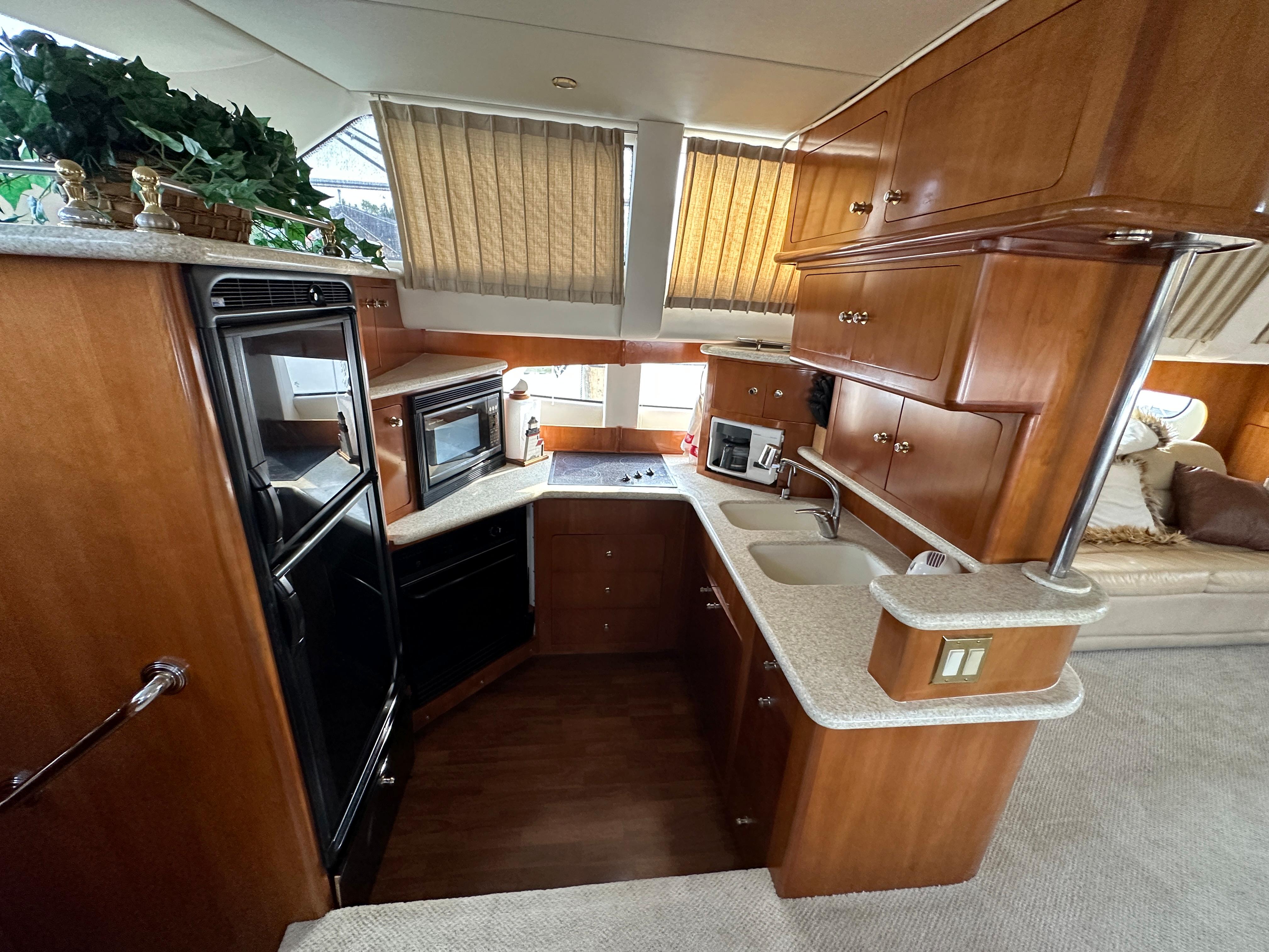 2000 Carver 506 Motor Yacht Aft Cabin for sale - YachtWorld
