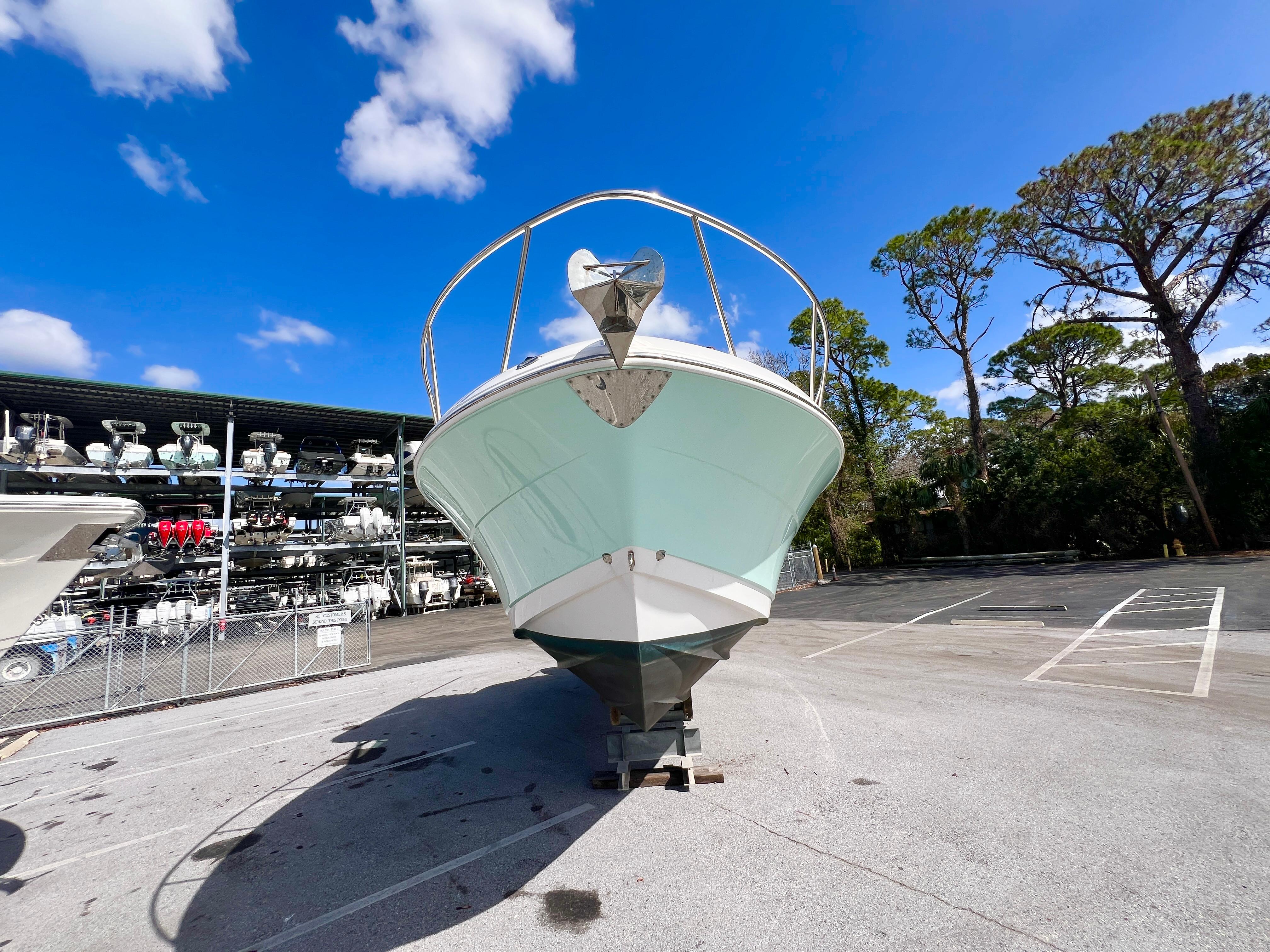 2017 Robalo R305 Walkaround Walkaround for sale - YachtWorld