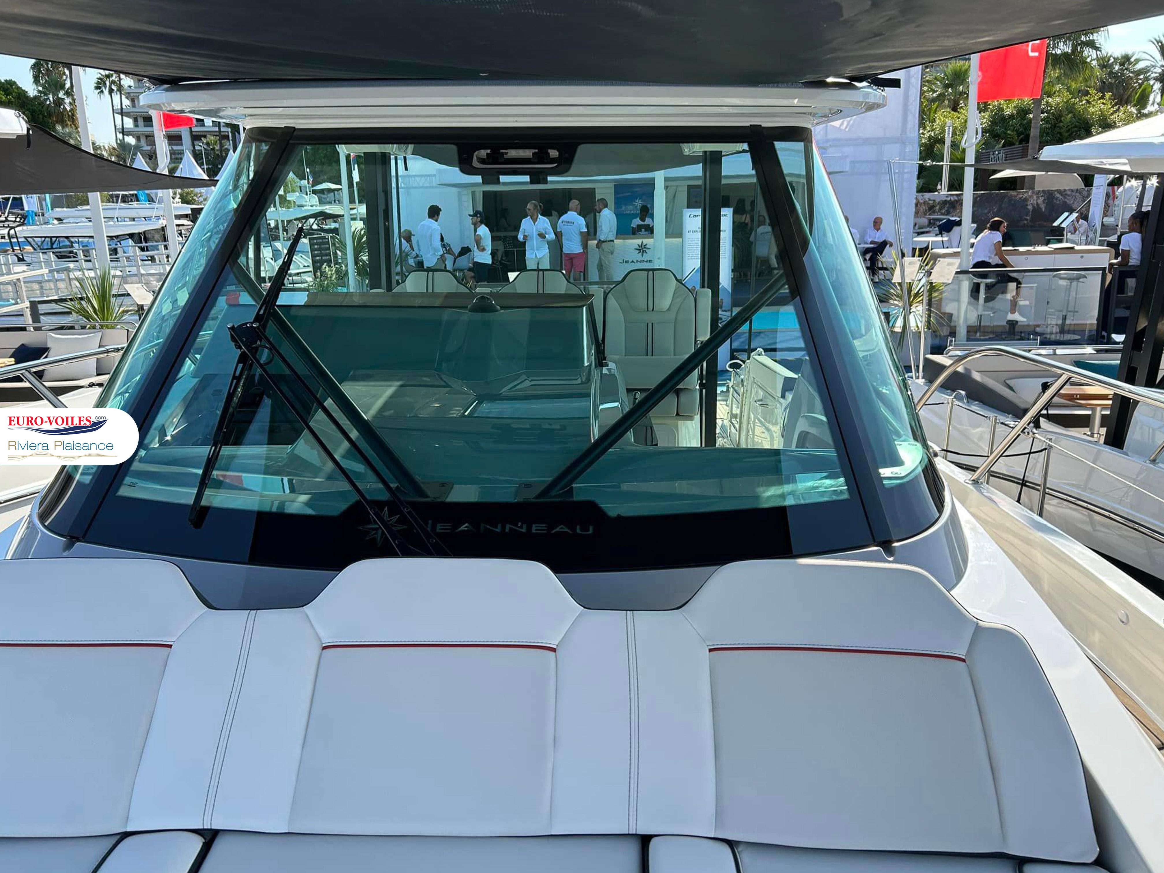 Jeanneau Cap Camarat 10.5 WA Serie 2 | 2025 | 11m - Var ( 83 ) | Boatshop24