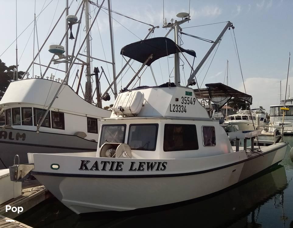 Used Custom-Craft 32 in California - iNautia