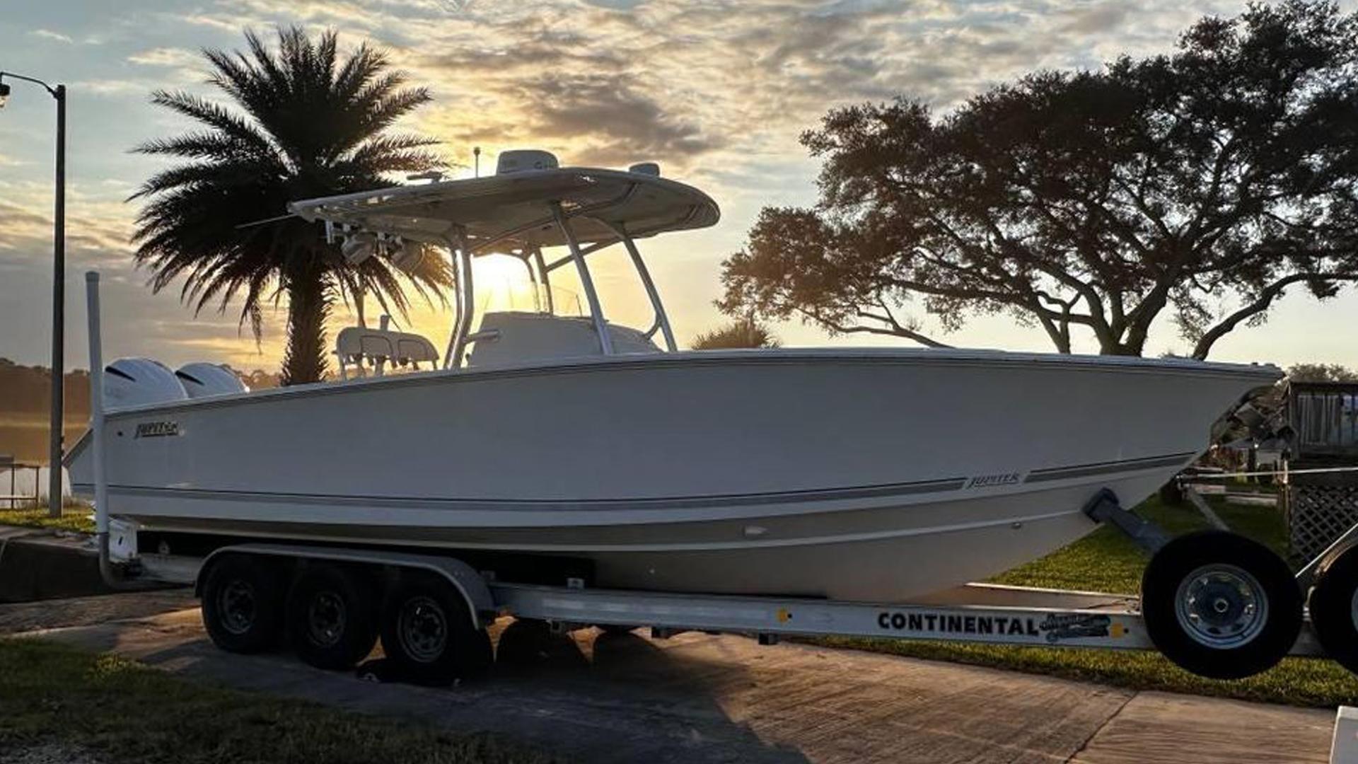 Used 2013 Jupiter 30 FS - Florida | TopBoats