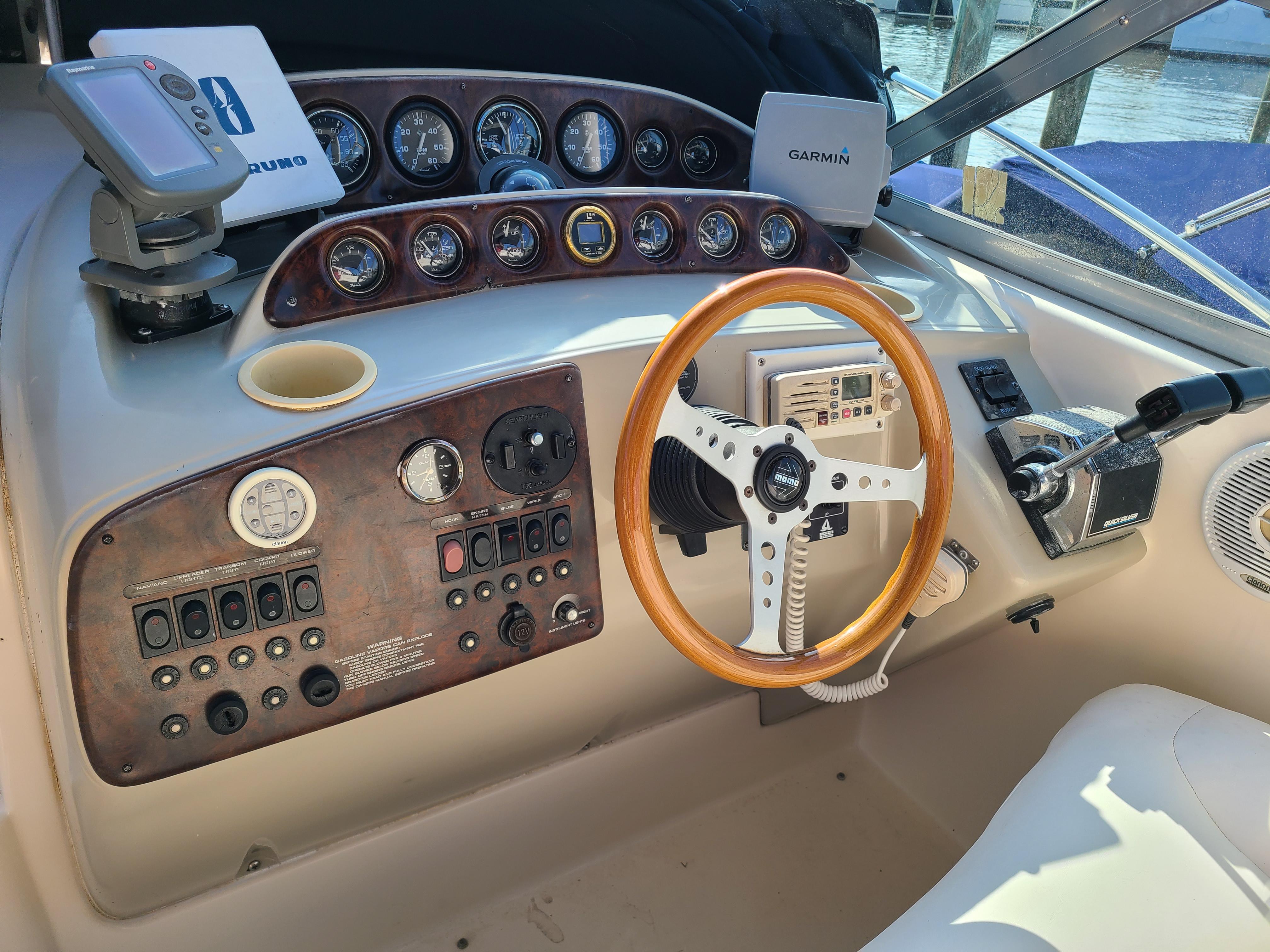 2000 Rinker 330 Fiesta Vee Sports Cruiser for sale - YachtWorld