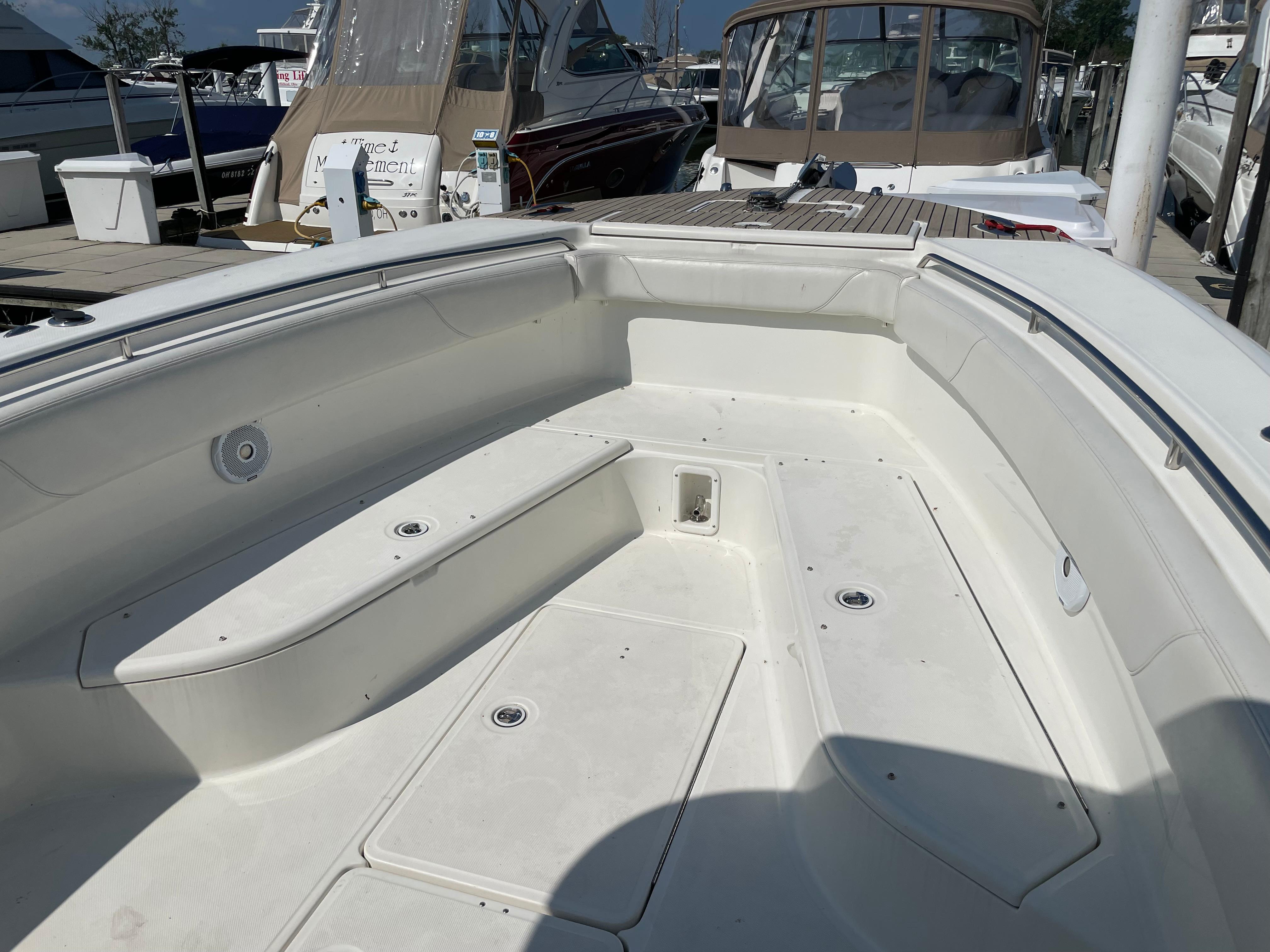 2009 Triton 351 Center Console for sale - YachtWorld