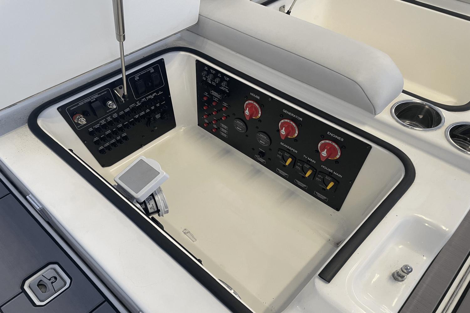 2023 Aviara AV40 Outboard Runabout for sale - YachtWorld