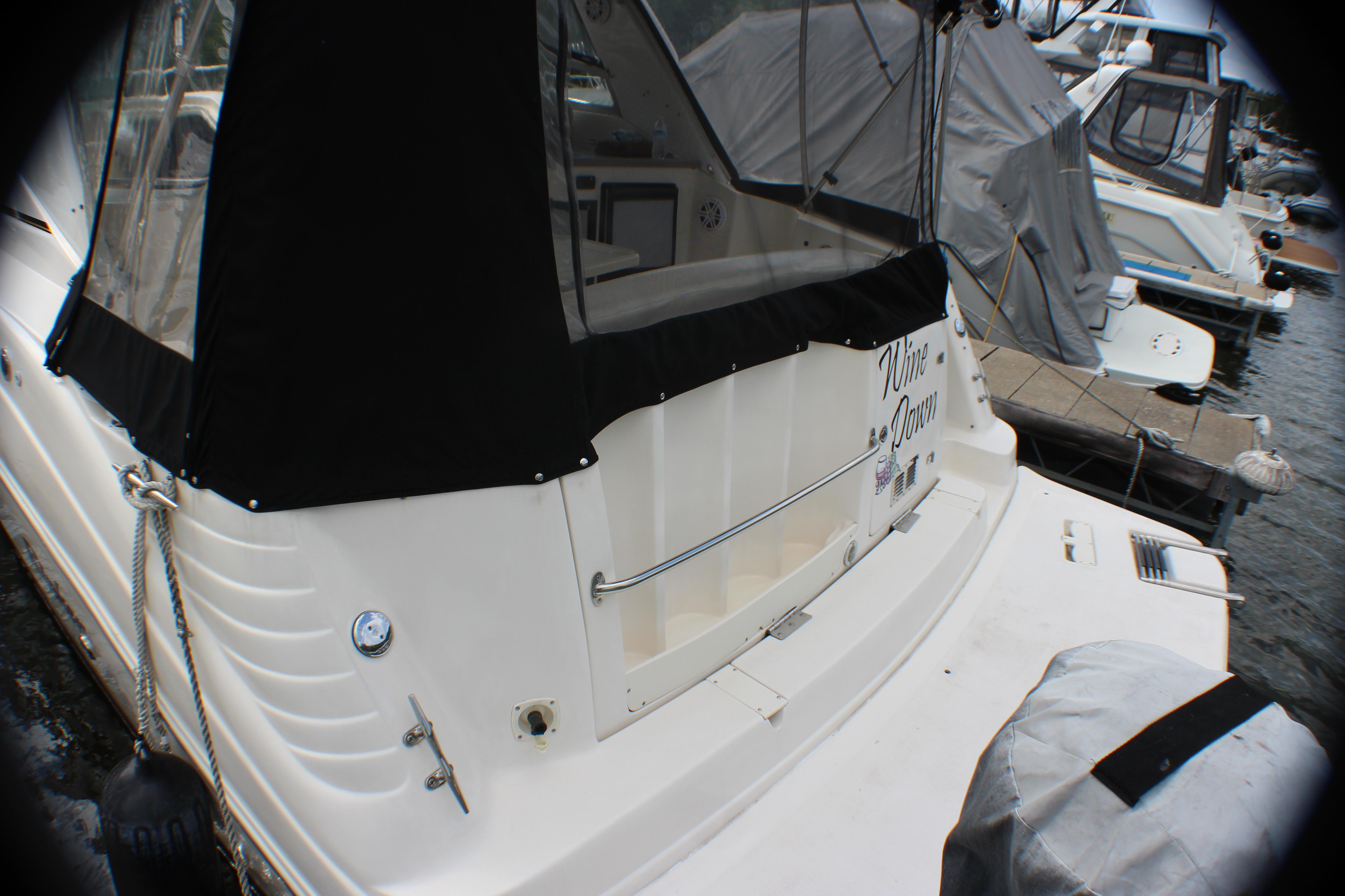 2003 Rinker 342 Fiesta Vee Motorcruiser Kaufen - YachtWorld