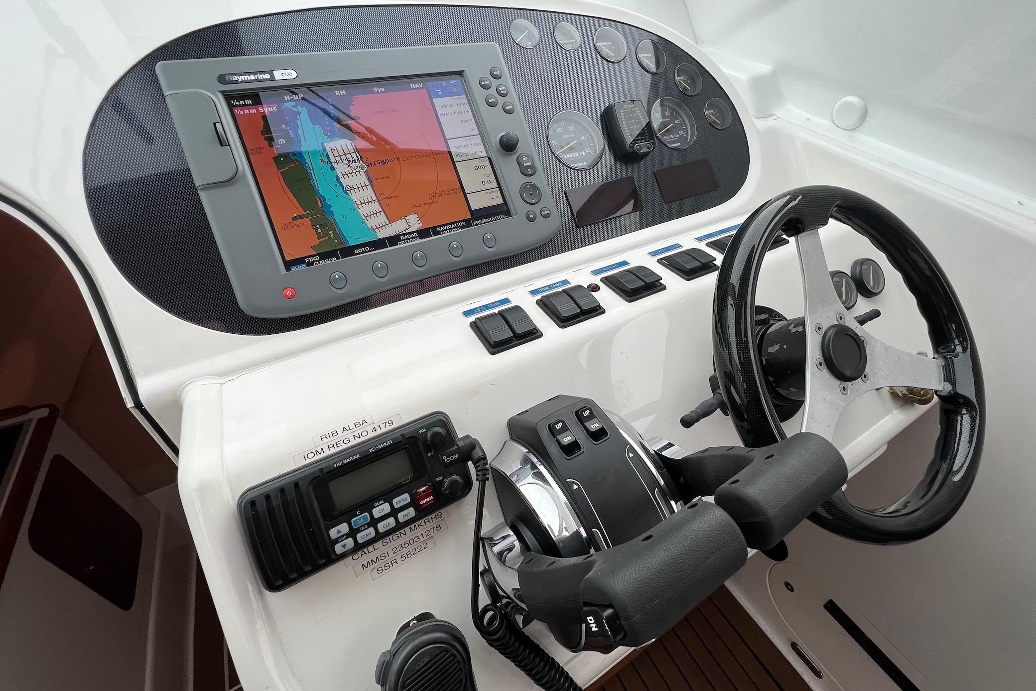 Scorpion Sting/Cruiser | 2005 | 33ft - Isle of Wight | Boatshop24