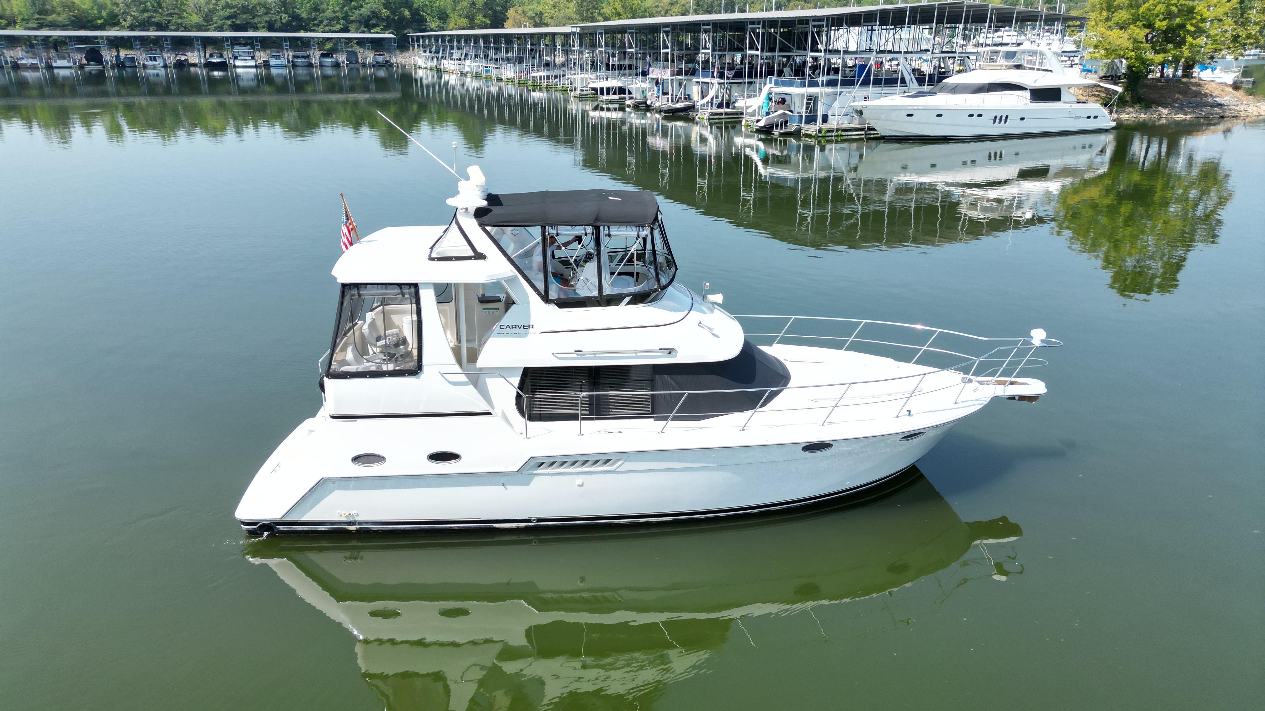 2001 Carver 356 Motor Yacht Motor Yacht for sale - YachtWorld