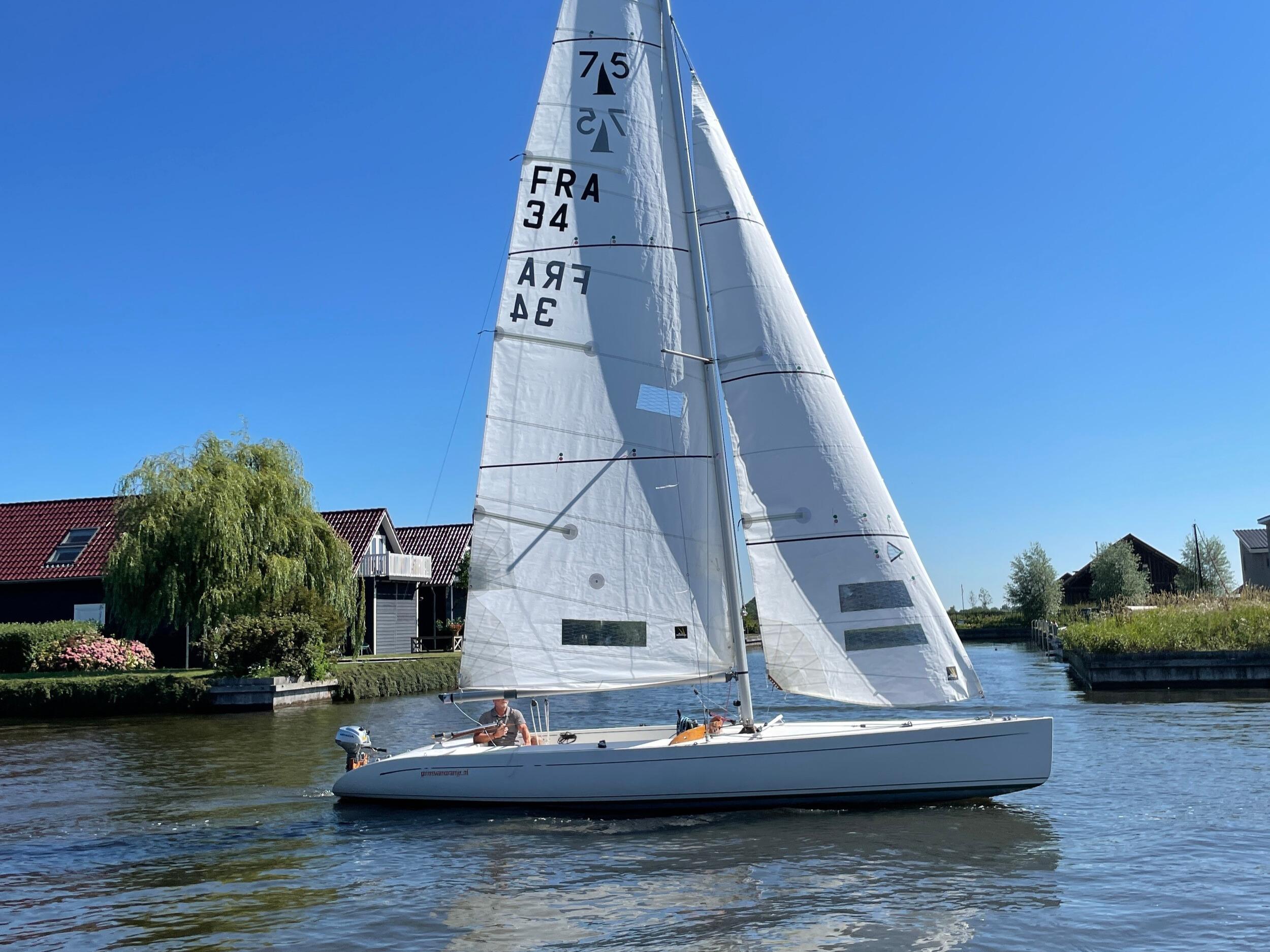 Monoracer 750 | 8m | 1989 | Boats and Outboards