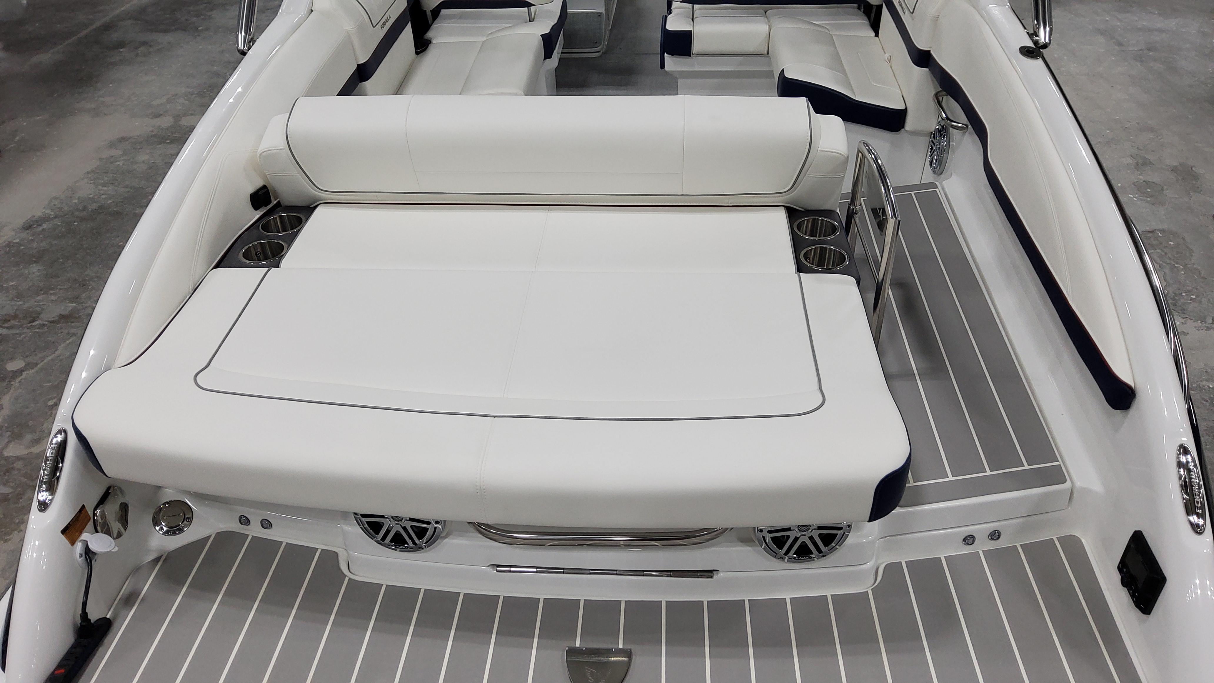 2024 Formula 270 Bowrider Bowrider for sale - YachtWorld