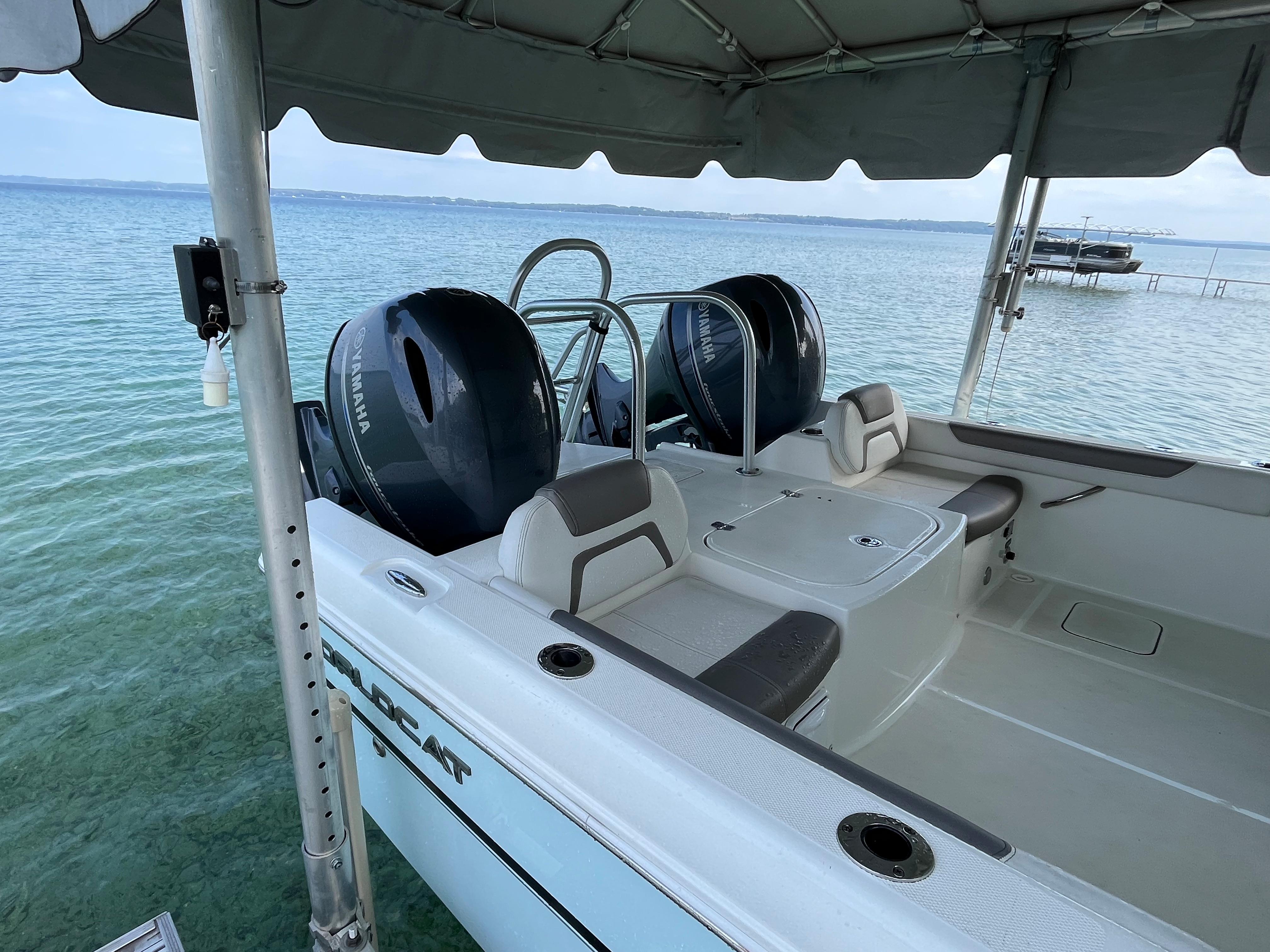 2017 World Cat 230 DC Power Catamaran for sale - YachtWorld