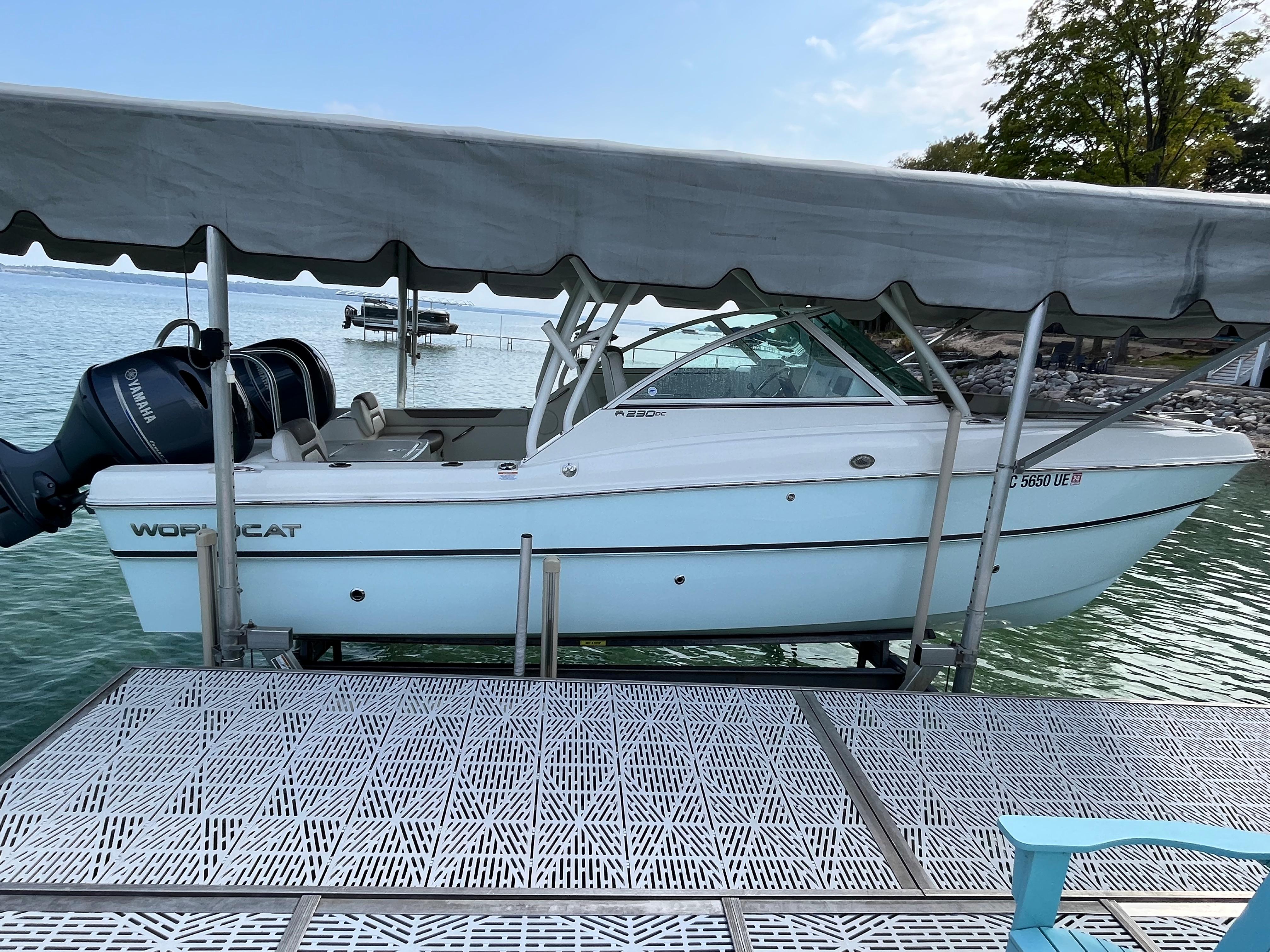 2017 World Cat 230 DC Power Catamaran for sale - YachtWorld