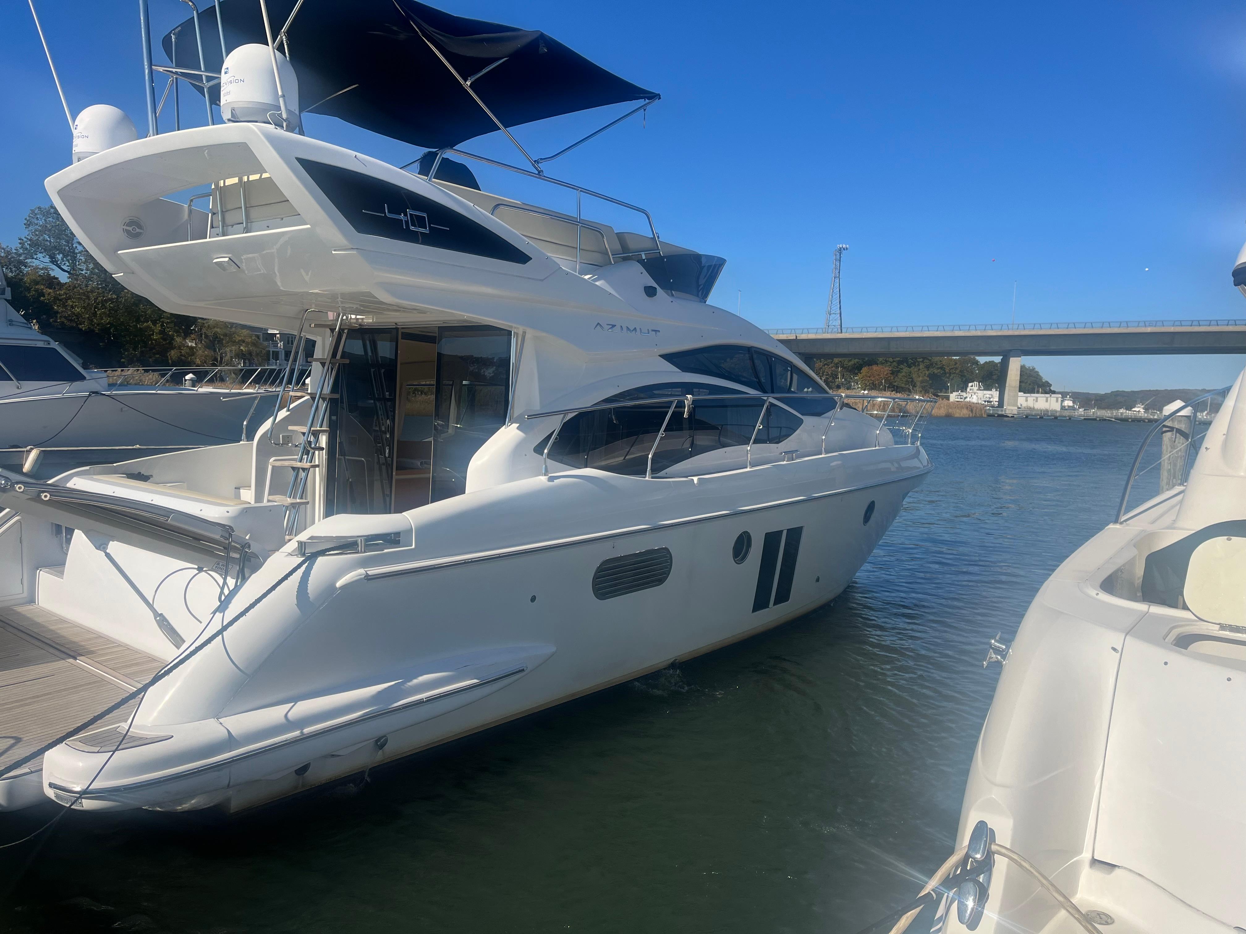 2013 Azimut 40 Flybridge Flybridge for sale - YachtWorld