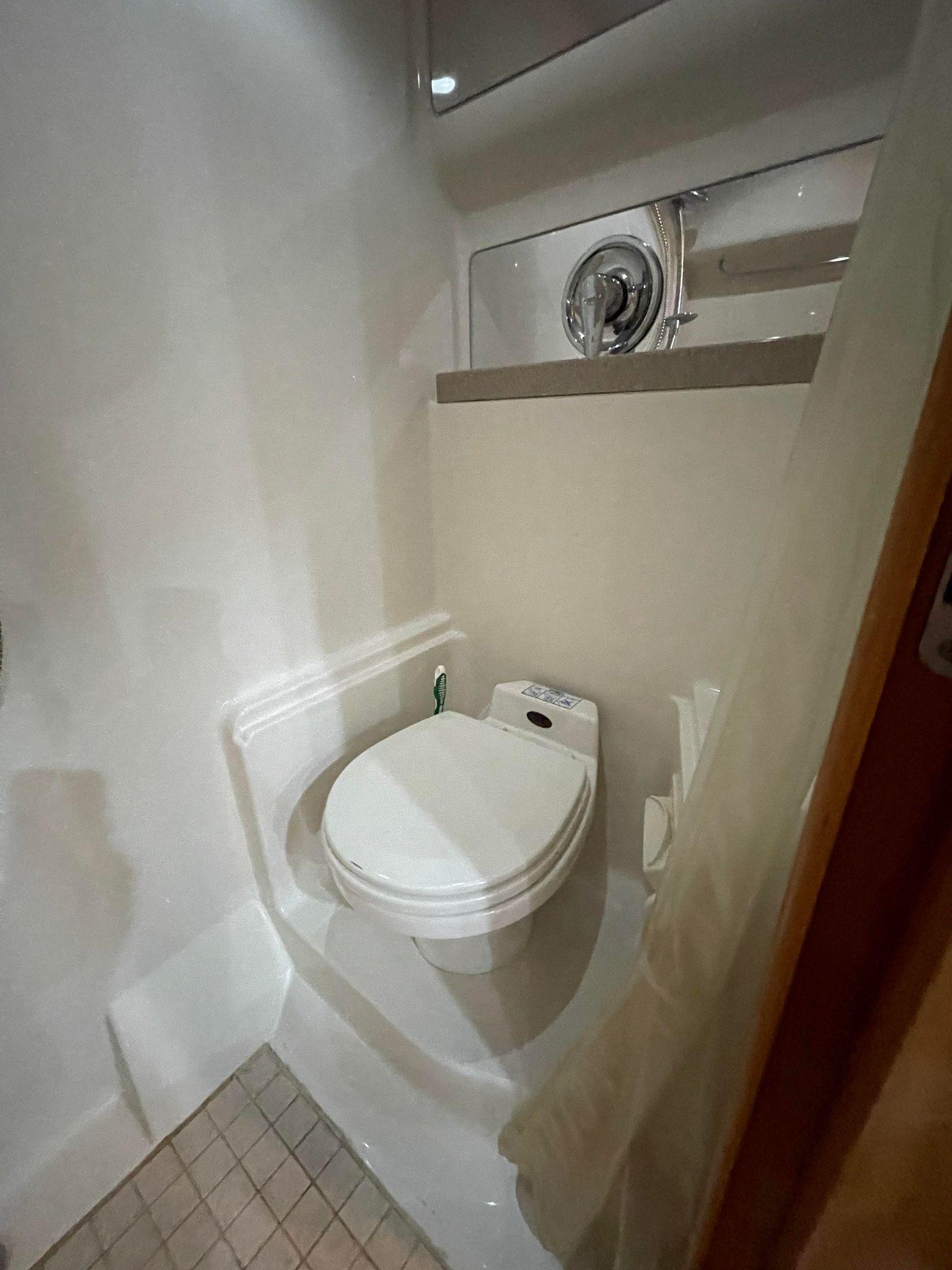 2002 Regal Commodore 4260 Express Cruiser for sale - YachtWorld